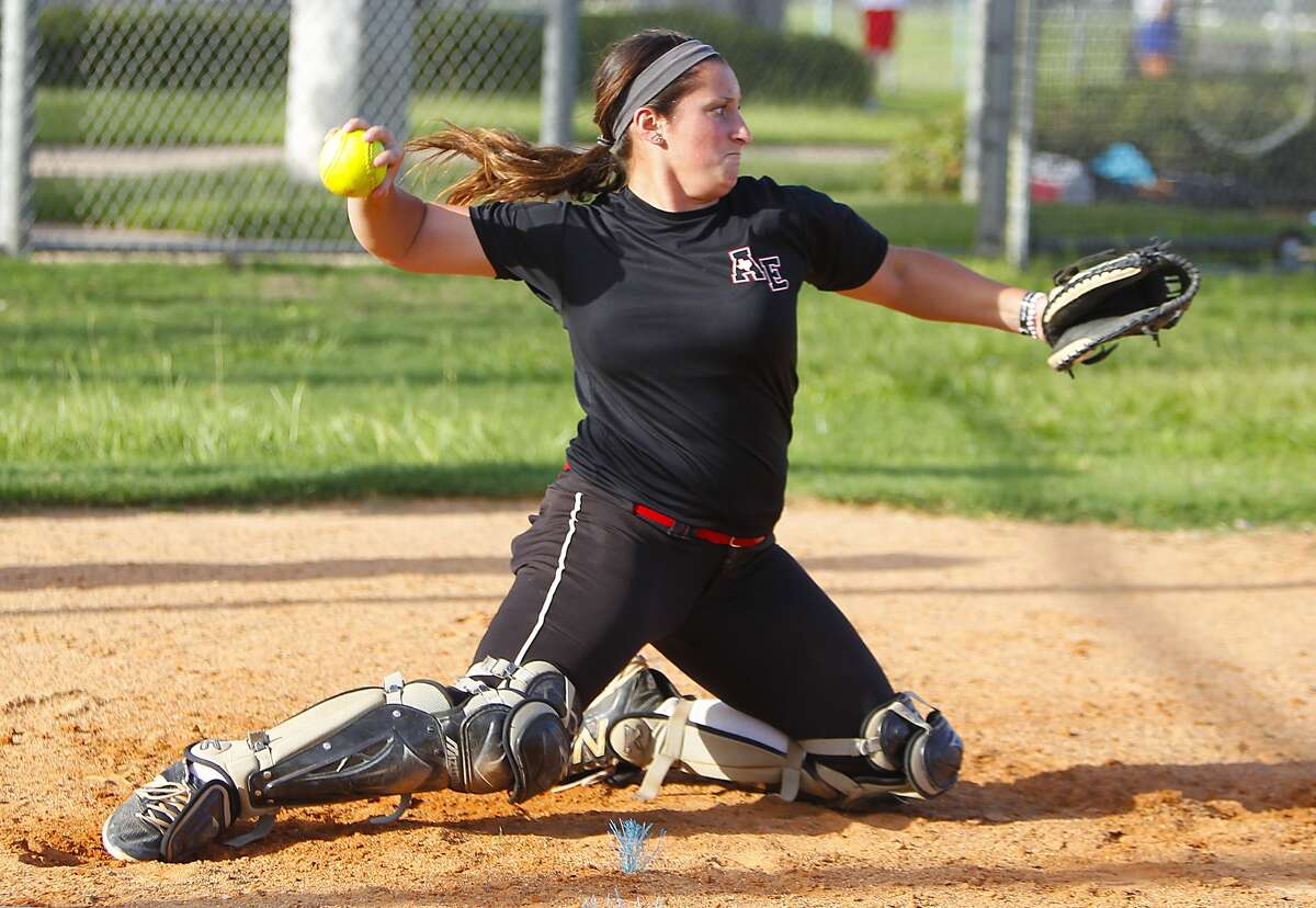 Aces setting softball standard