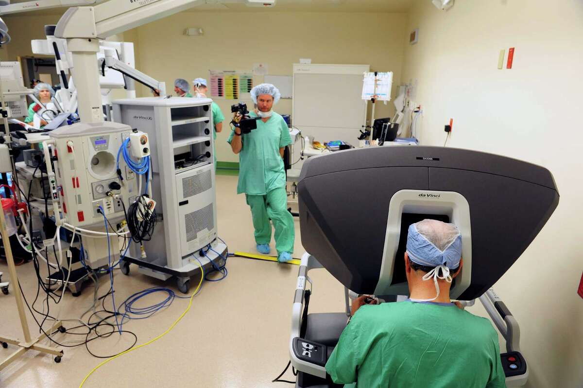St. Peter's introduces new surgical robots