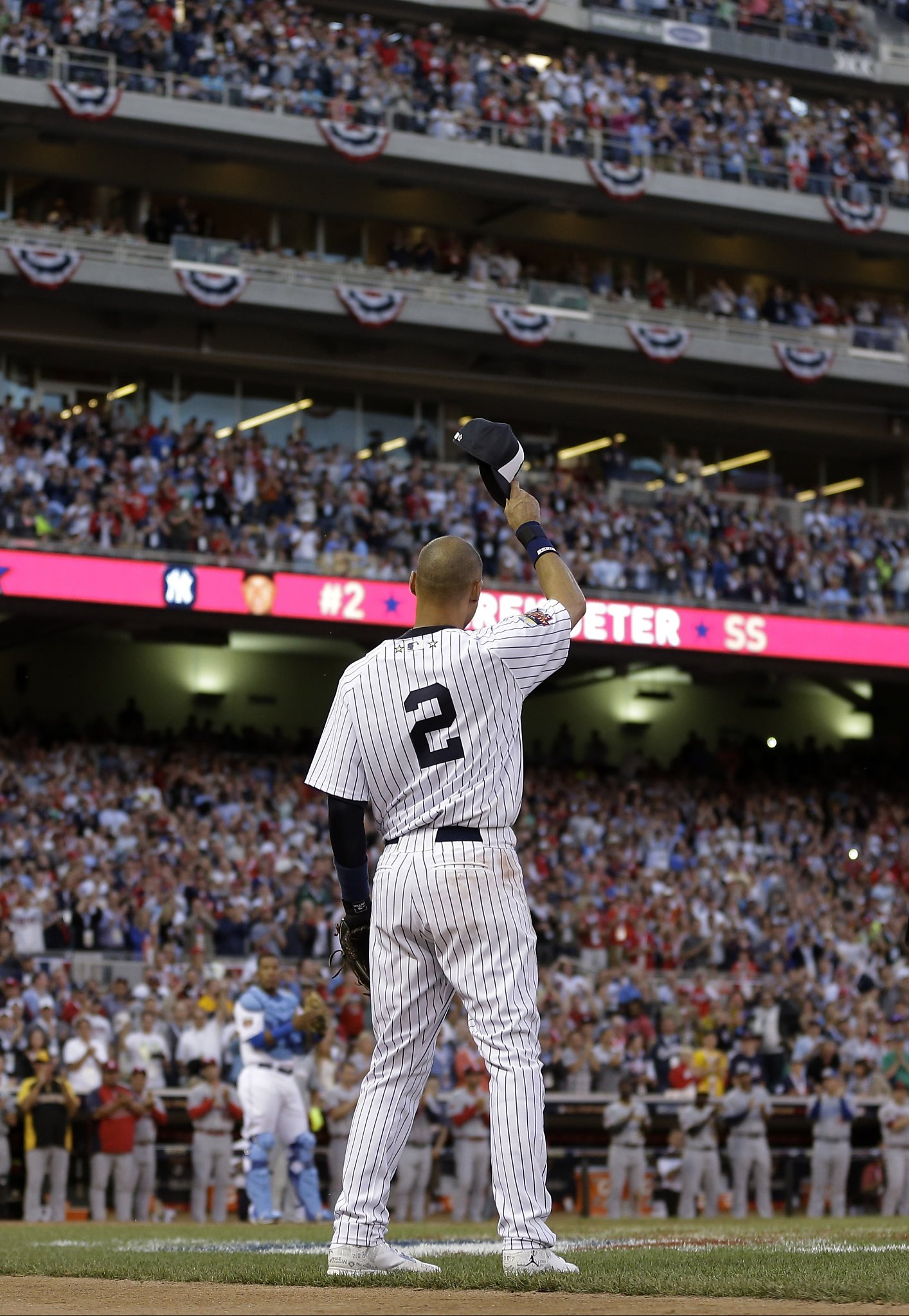 Derek Jeter makes memorable All-Star exit