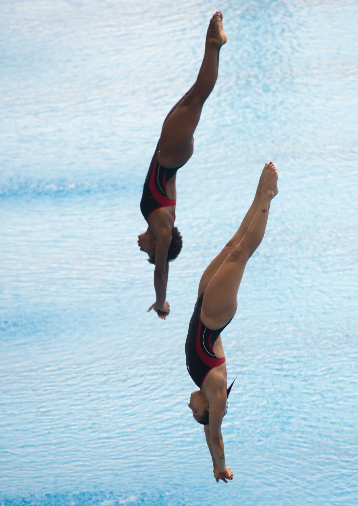 Synchro divers compete at Diving World Cup