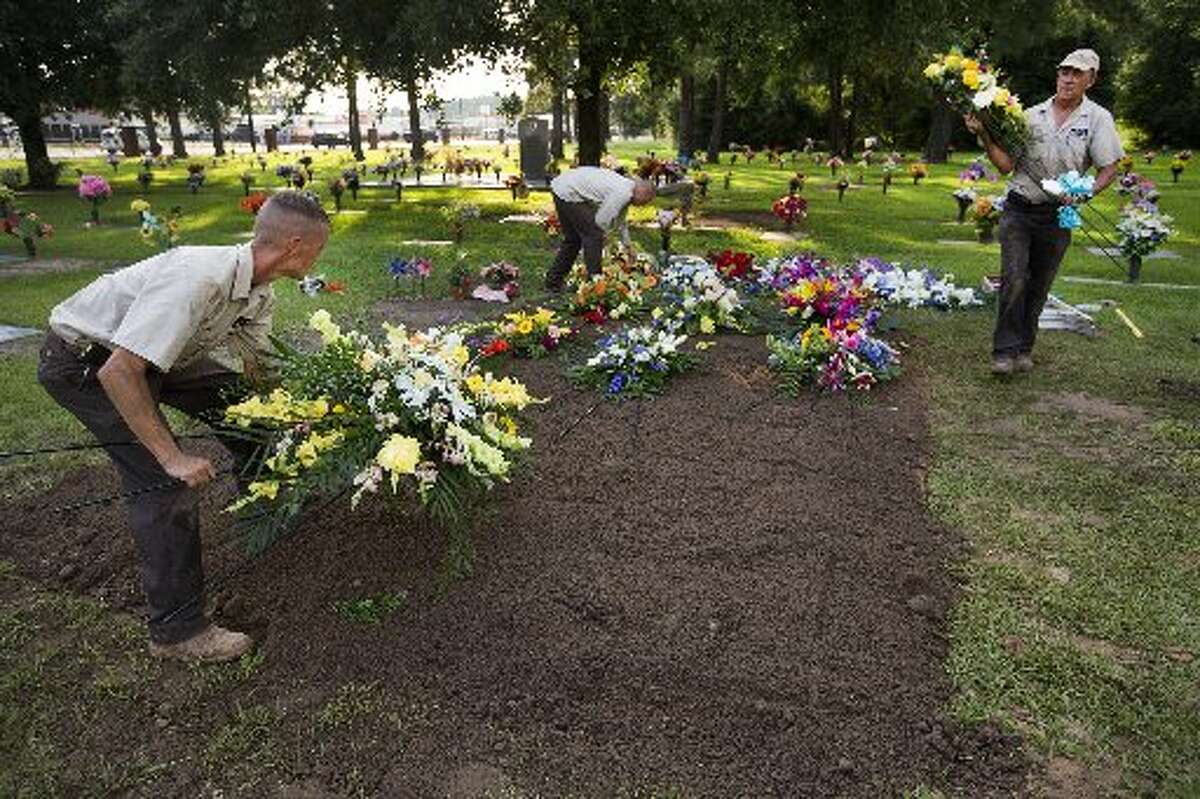 Harry Potter author reaches out to survivor of Spring family shooting