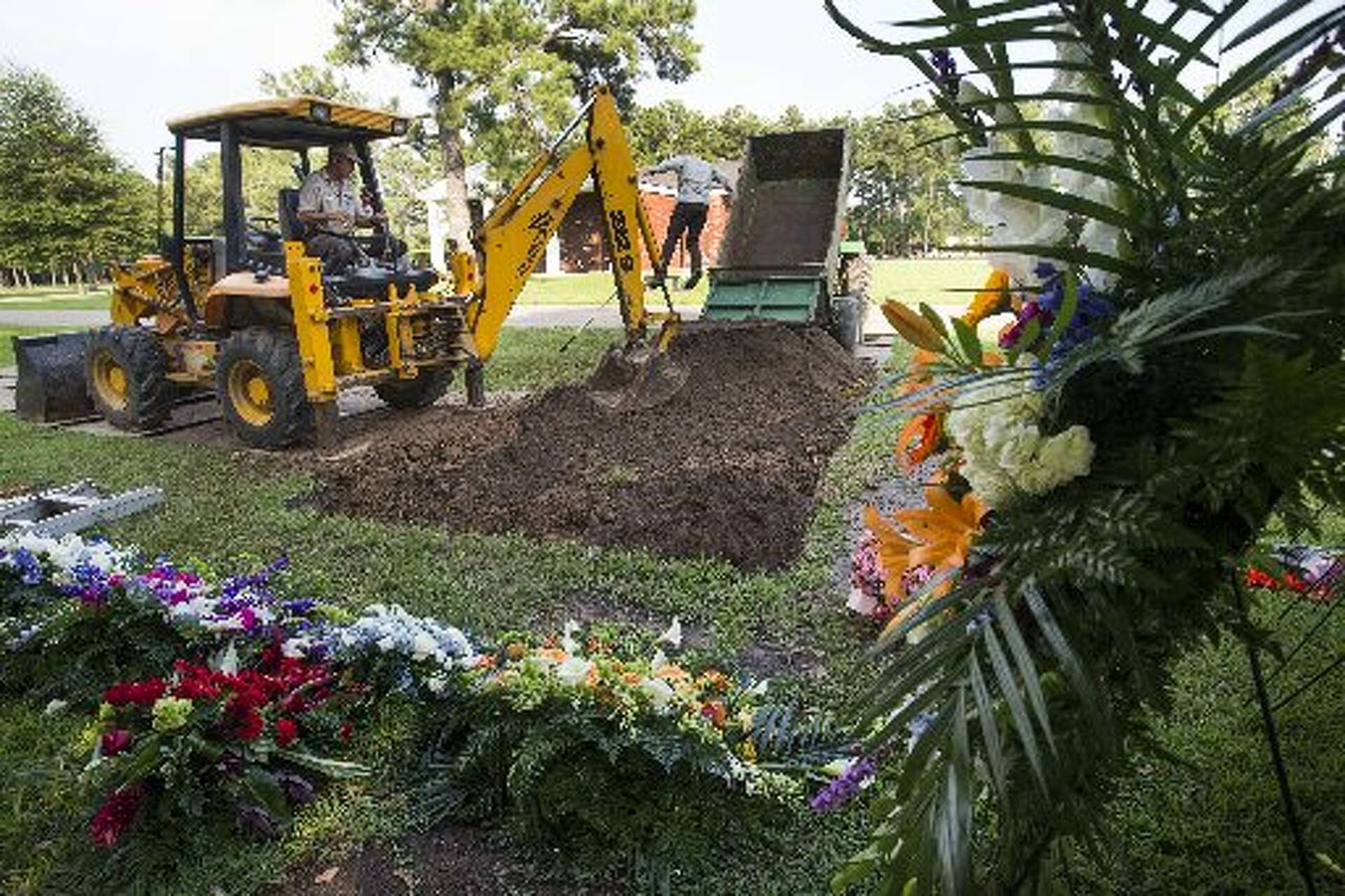 Harry Potter author reaches out to survivor of Spring family shooting