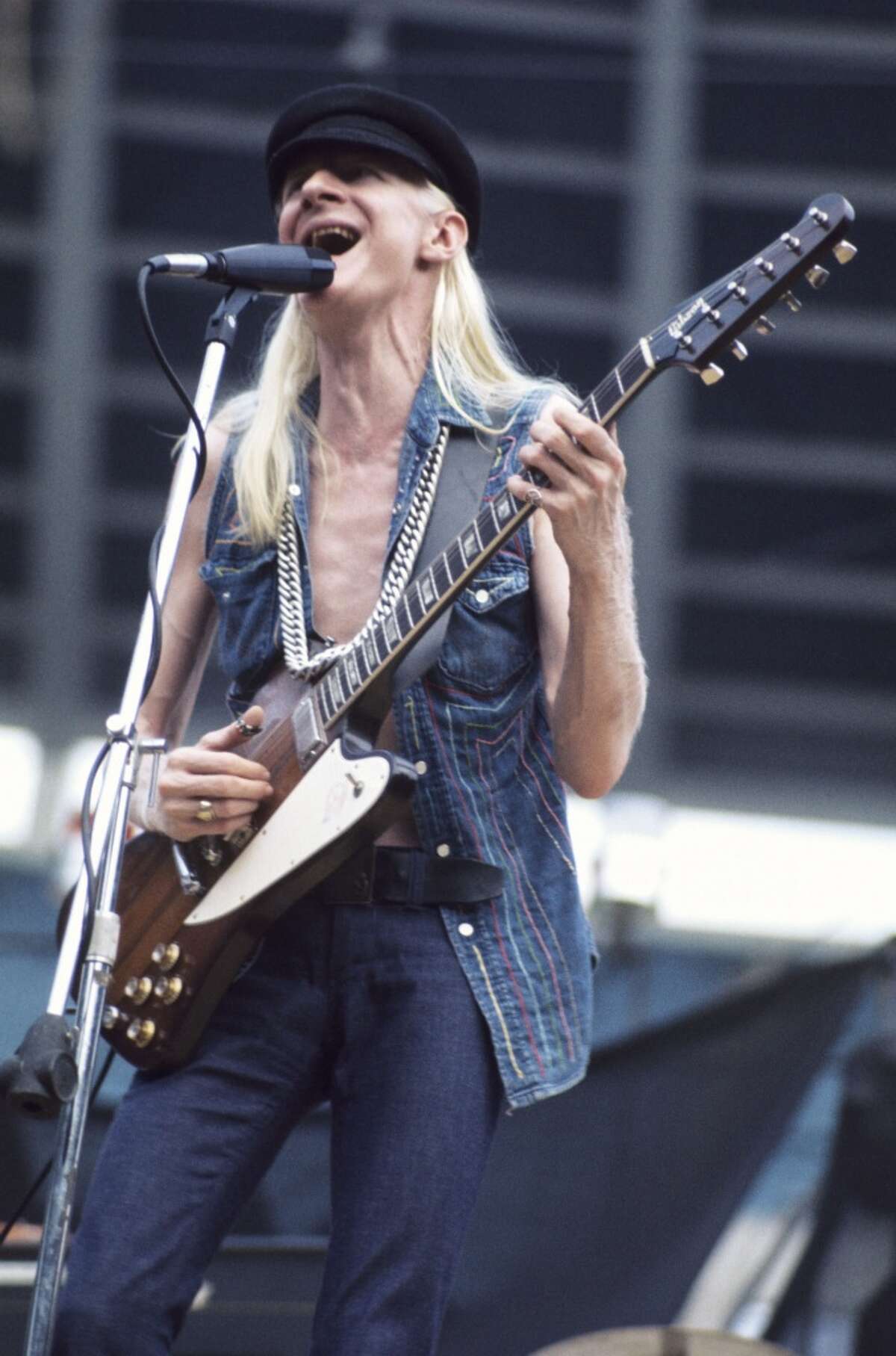 Blues legend Johnny Winter dies at 70 in Zurich