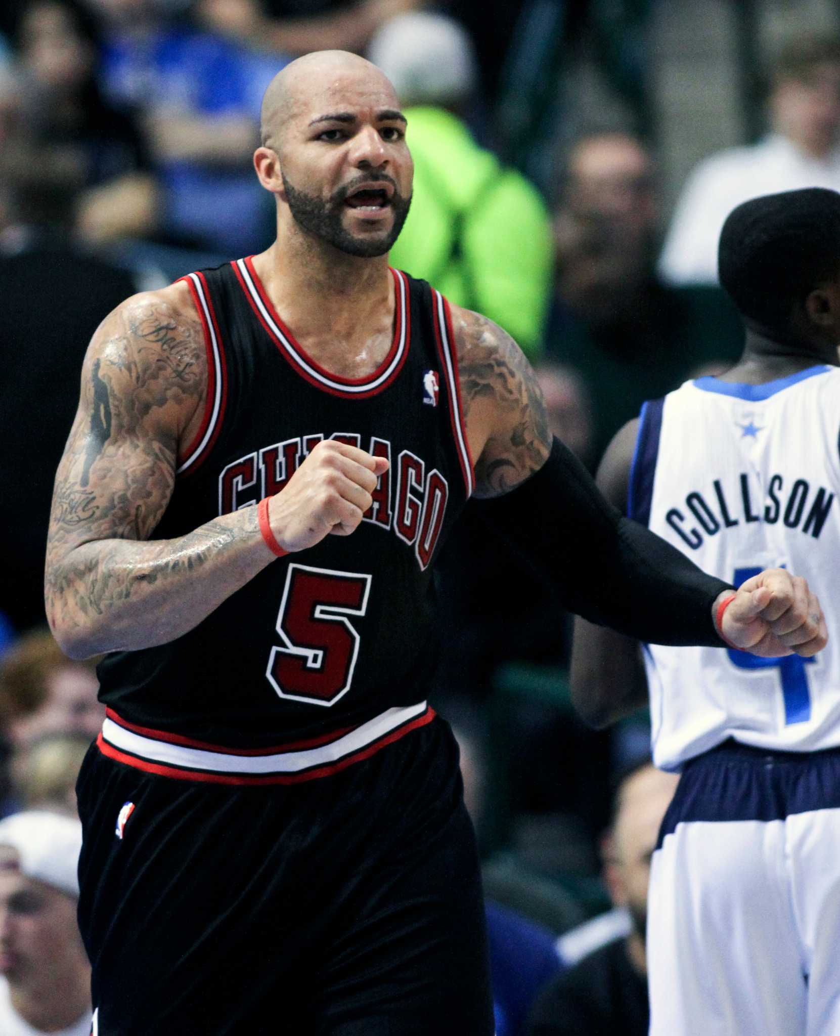 Rockets pass on Boozer, welcome back Smith