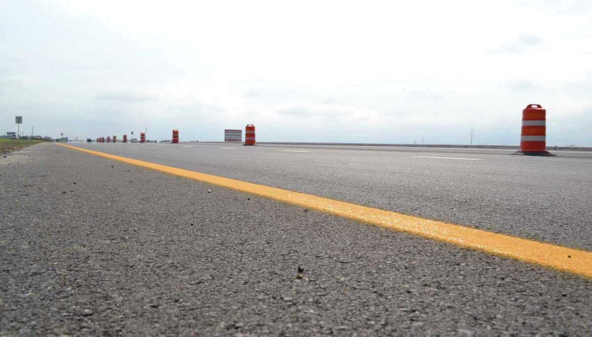 New frontage road opens on I-10 near Seguin