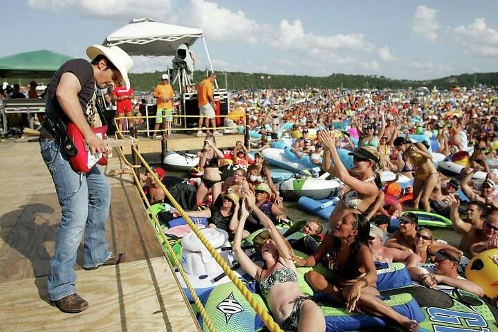 10 greatest party lakes in the United States