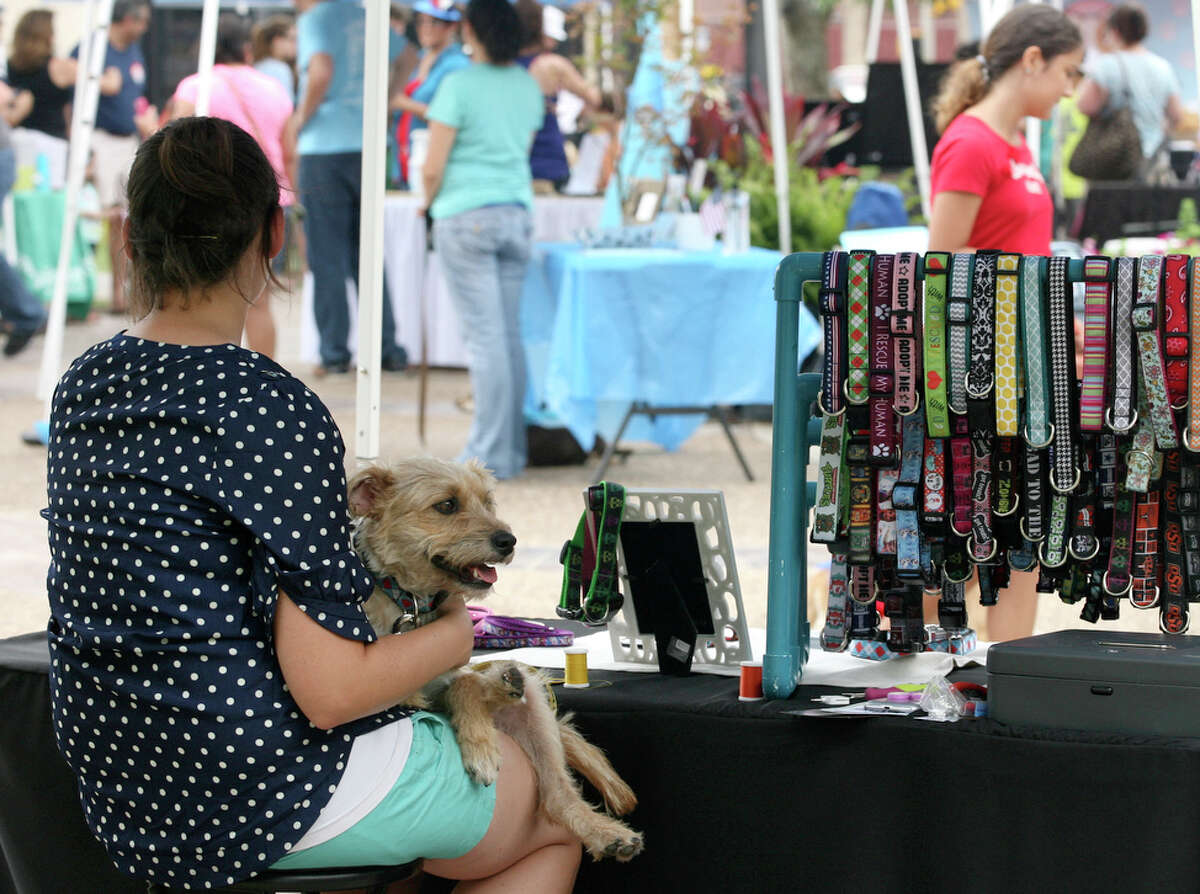 Downtown pet market helps no-kill cause