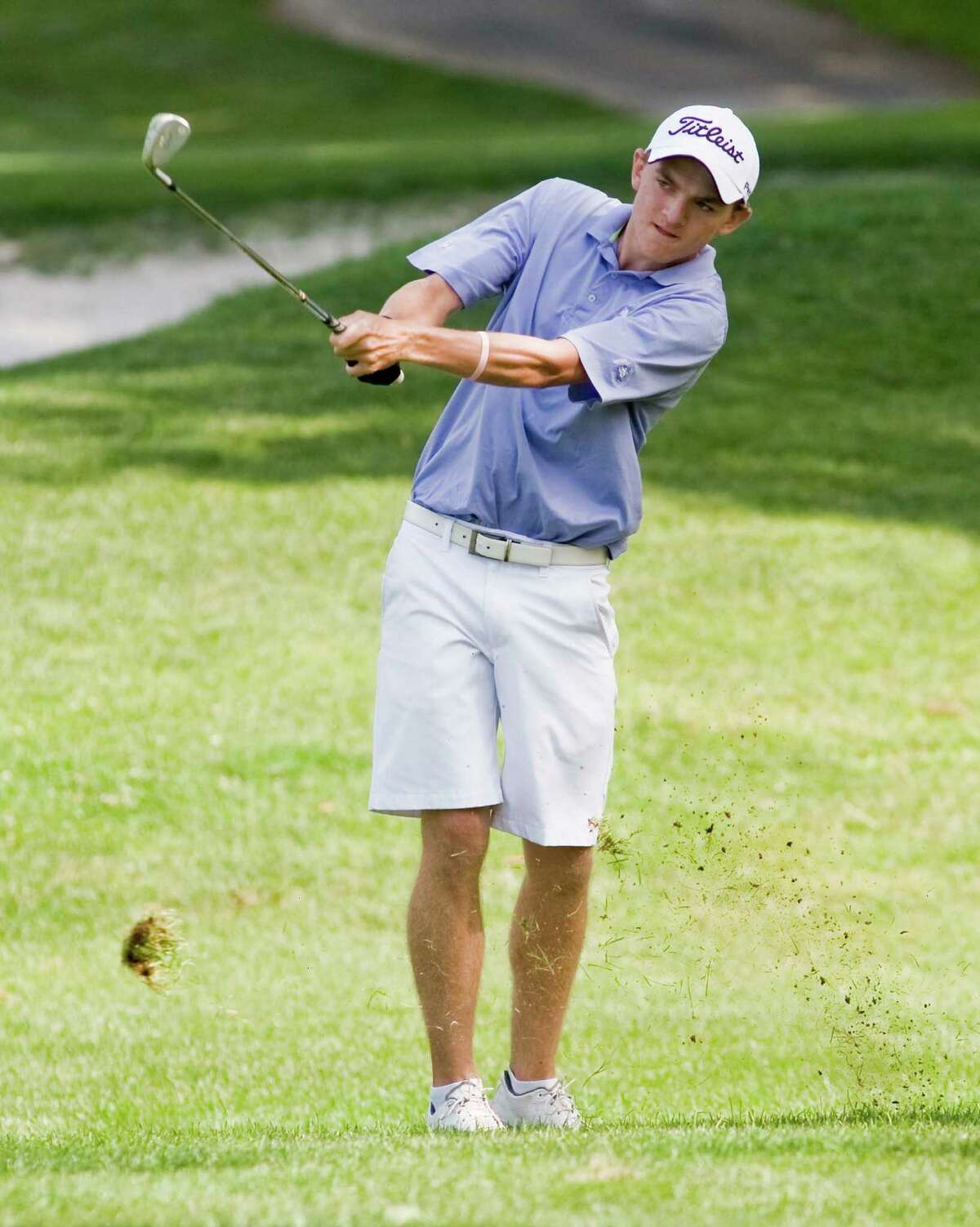Hallisey birdies 1st playoff hole with 18-foot putt for win