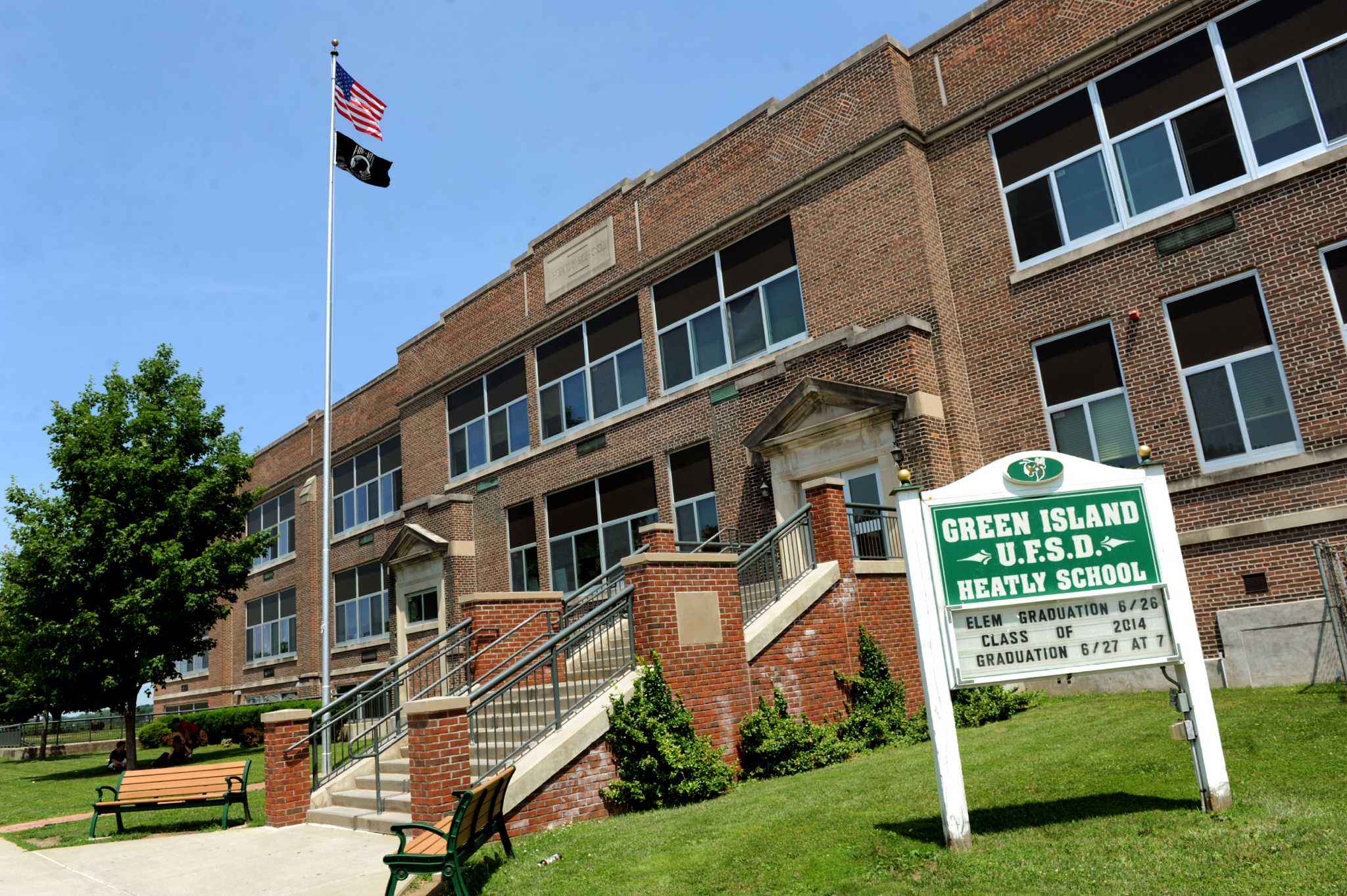 Green Island's Heatly School brings older students back four days a week