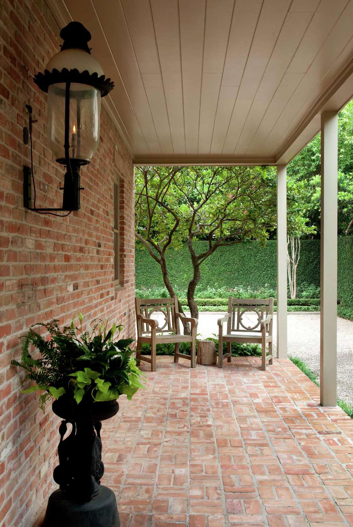 Houston designer gave her '70s-era home in Tanglewood new life