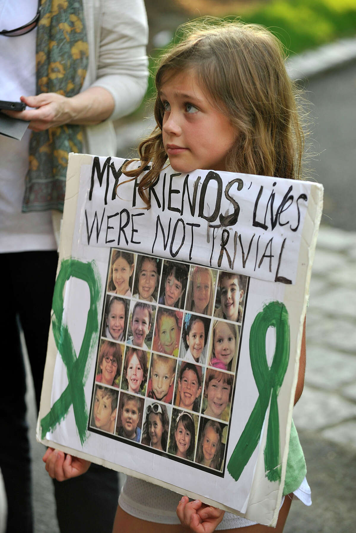 Protesters greet Chris Christie at Foley fundraiser