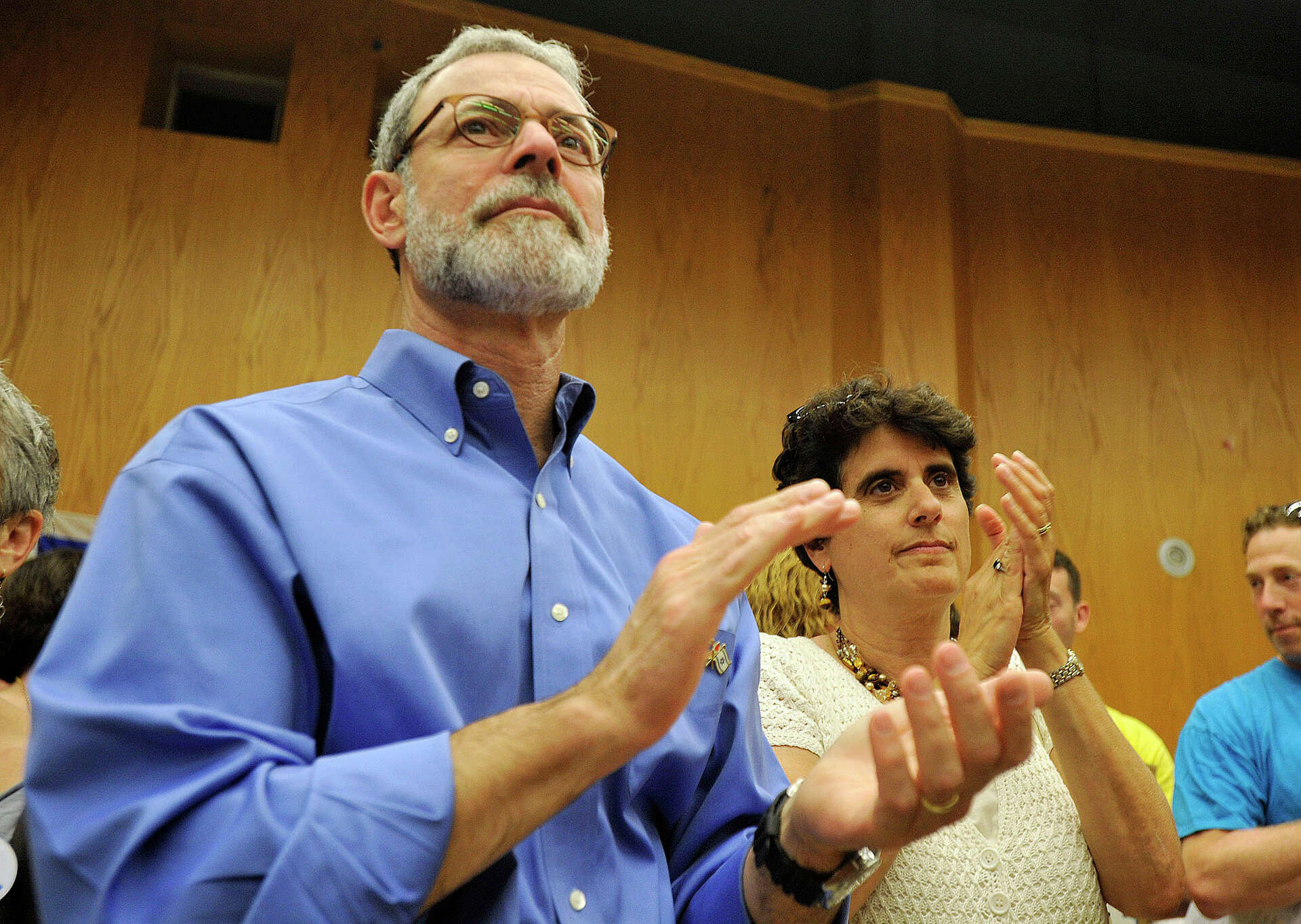 Despite restrictions, many steadfast on travel to Israel