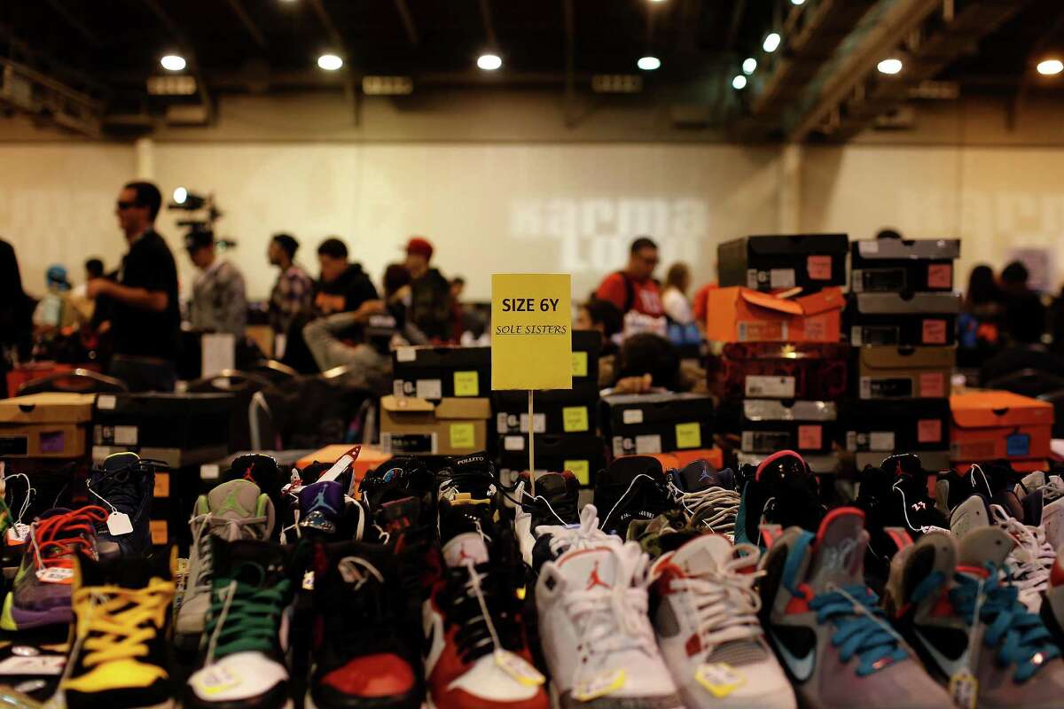 Sneaker Summit kicks up trends Sunday