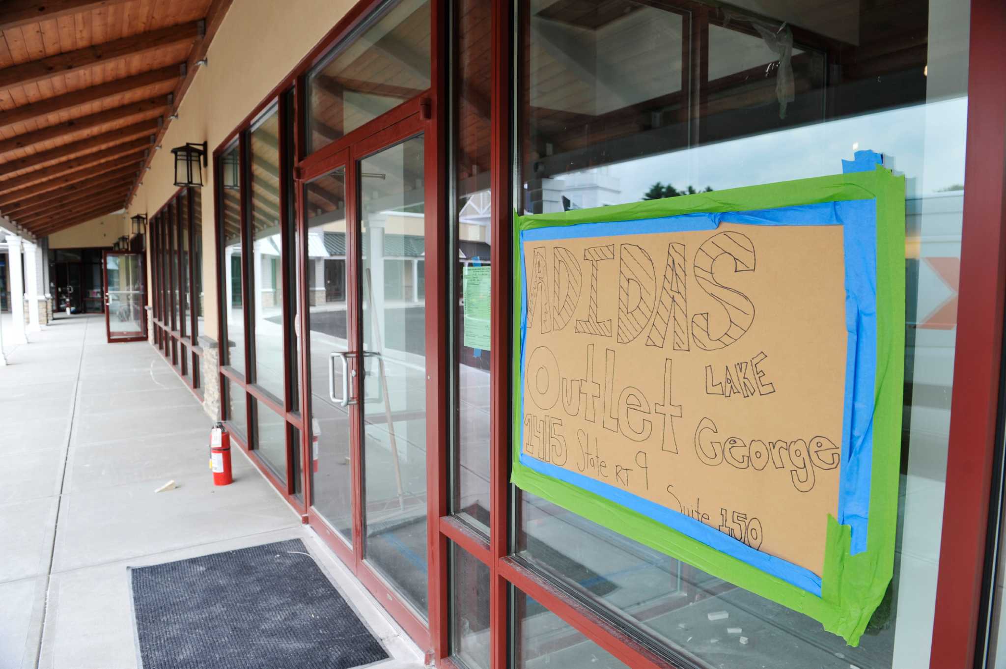 Two outlets going all out