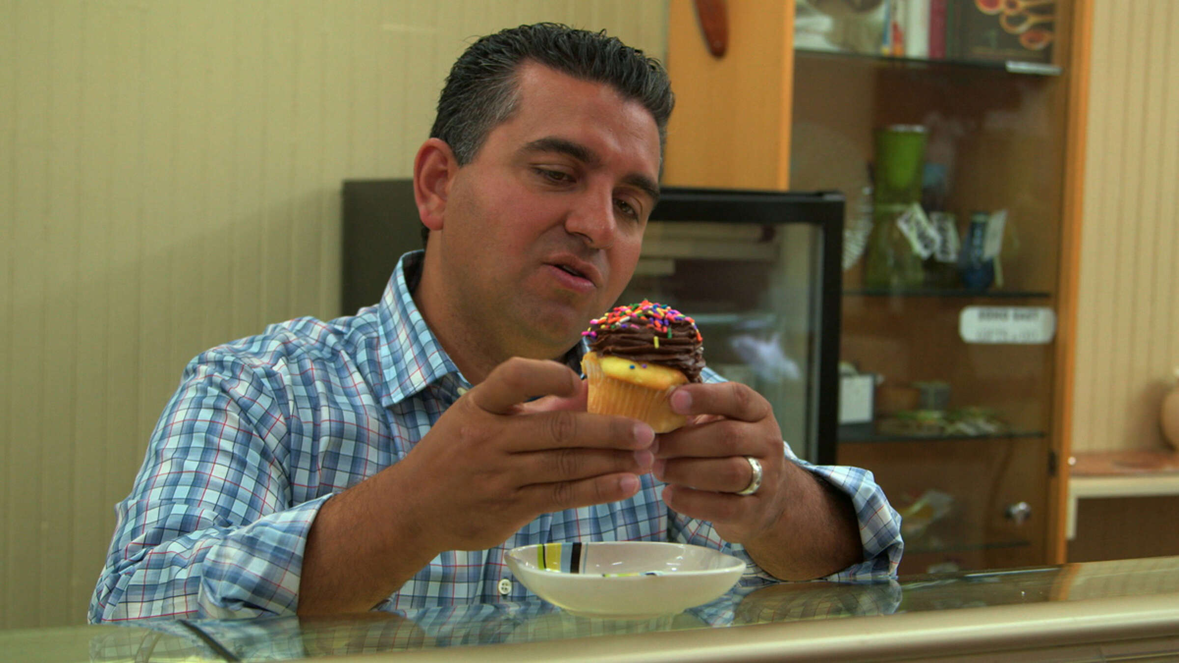 TLC star 'Cake Boss' Buddy Valastro opens a Carlo's Bakery location in ...