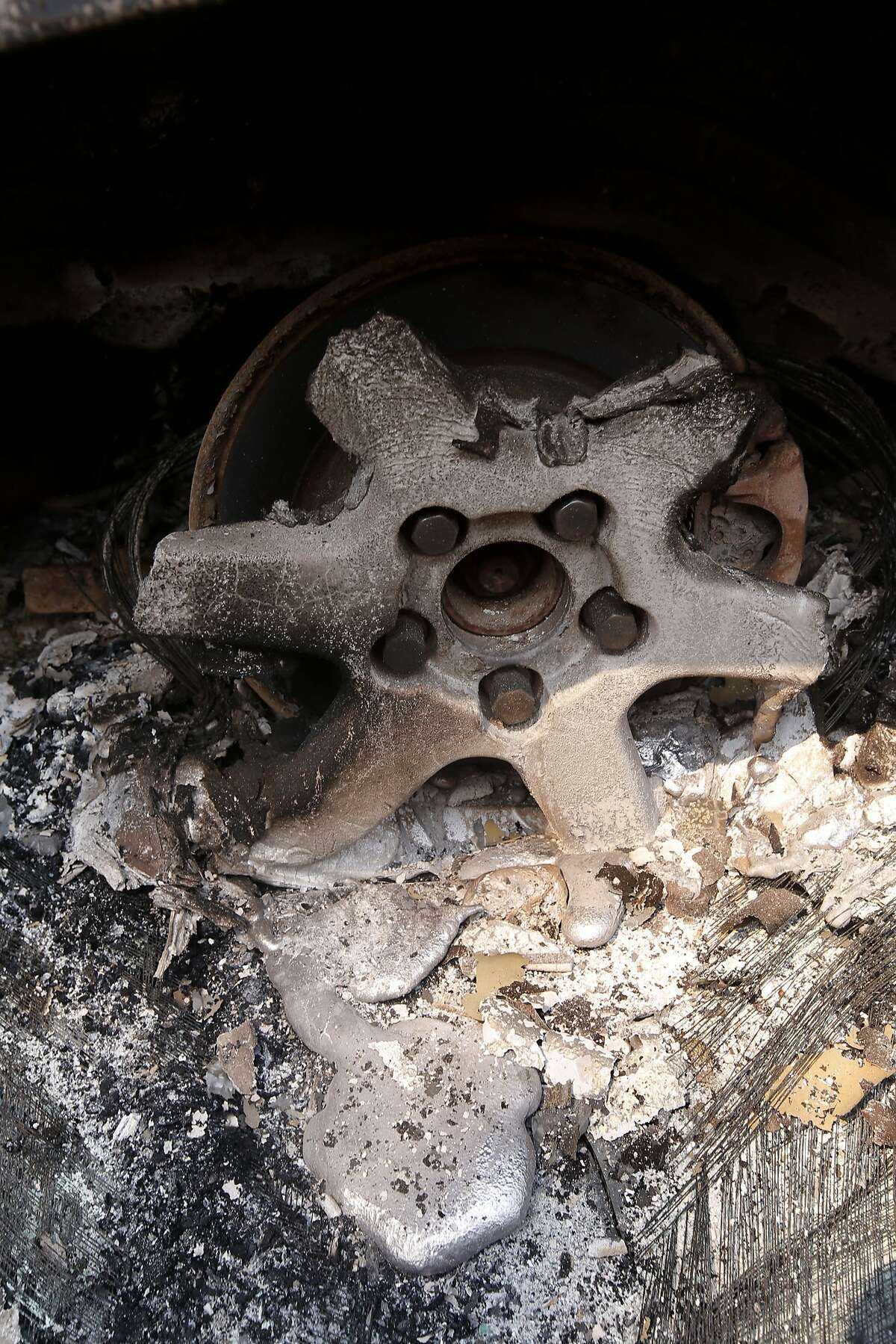 Yosemite fire: Highway 120 entrance closed