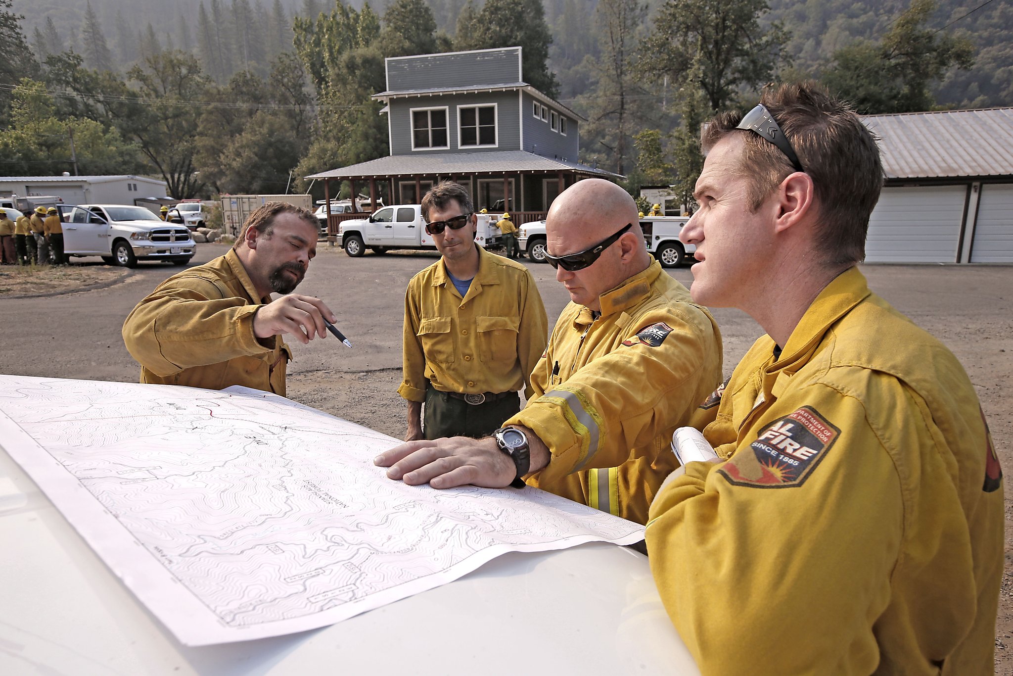 Yosemite fire: Main road into park is reopened