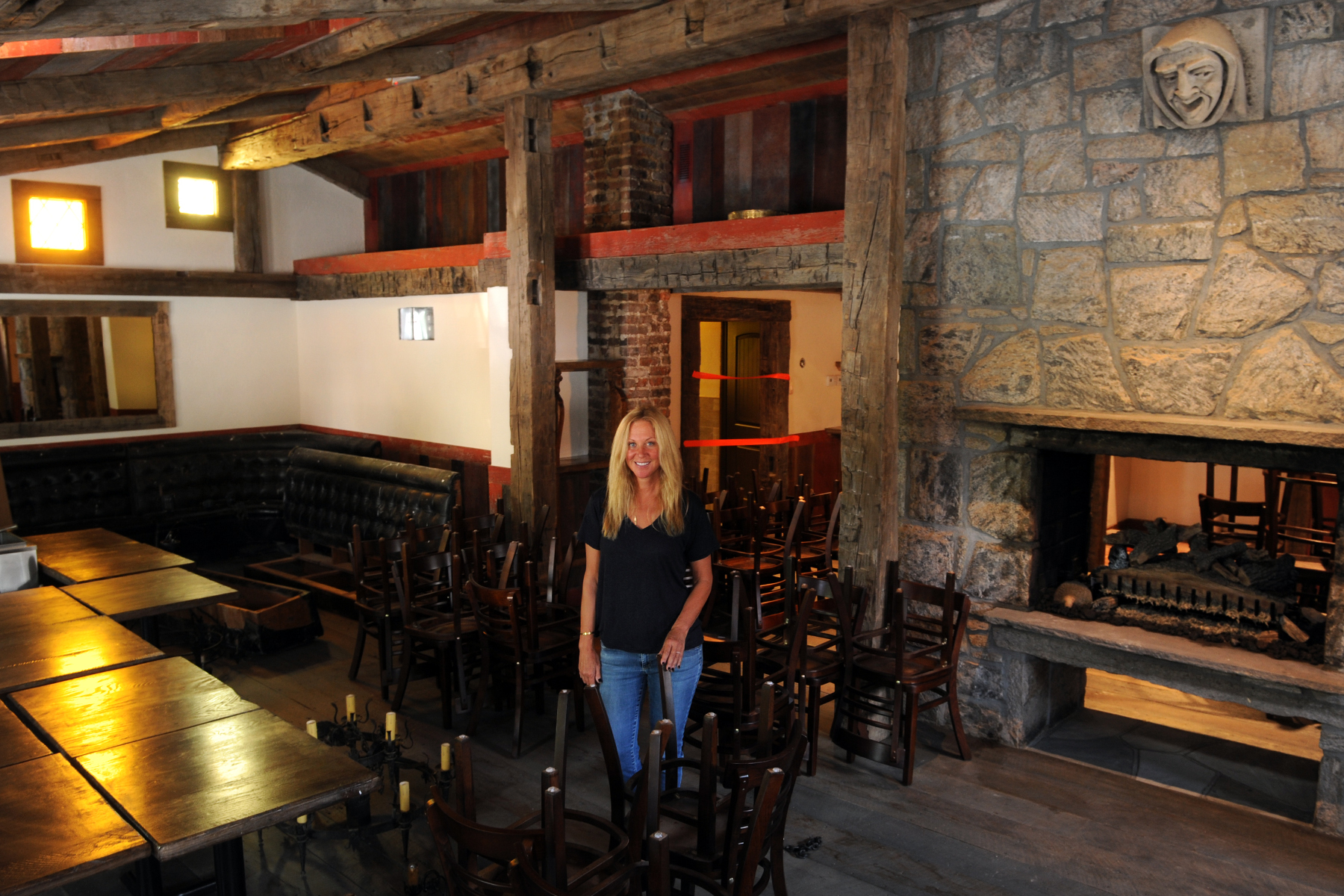 Little Pub hopes to make big splash in Cos Cob