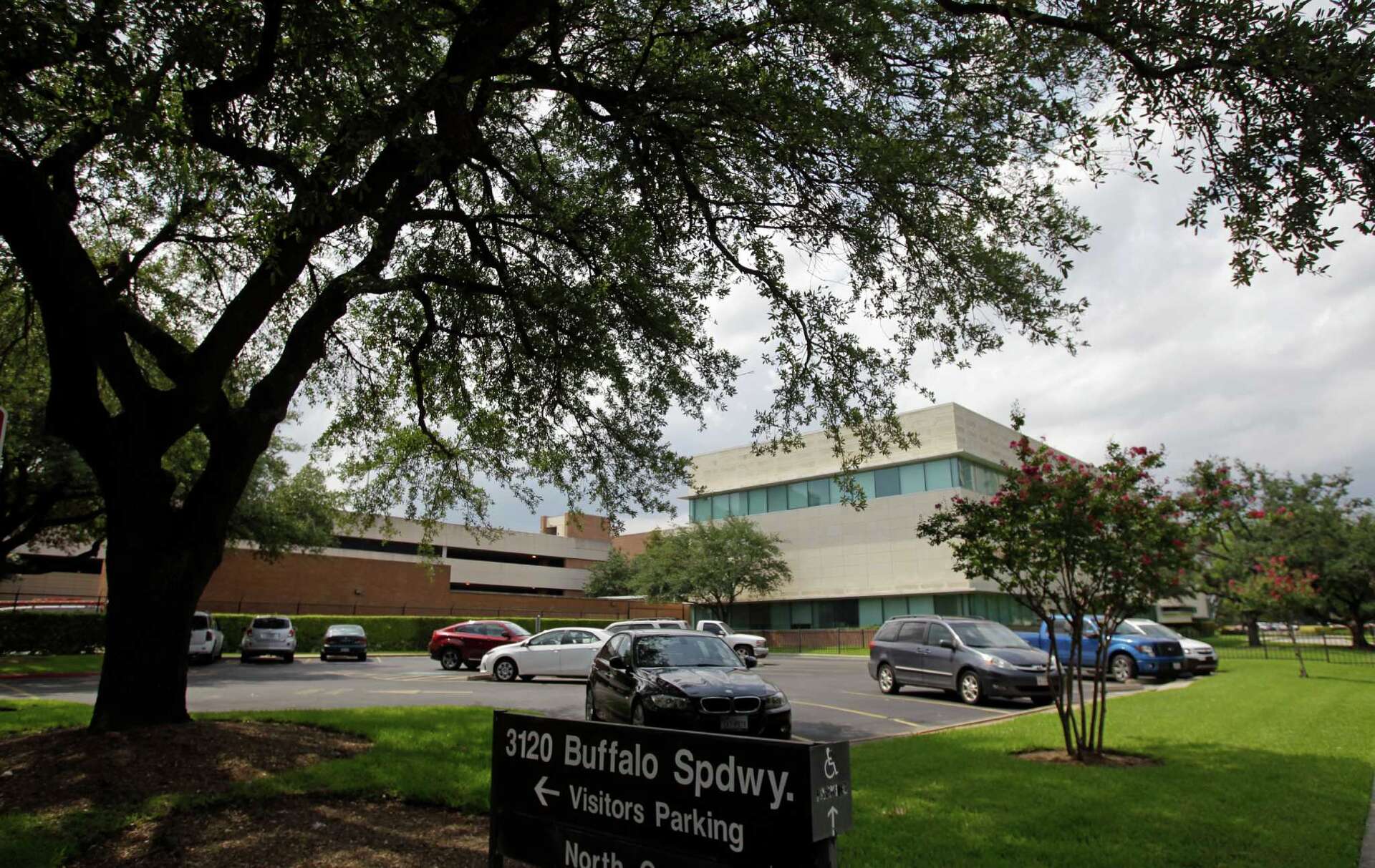 Exxon Mobil to sell prime spots ripe for redevelopment