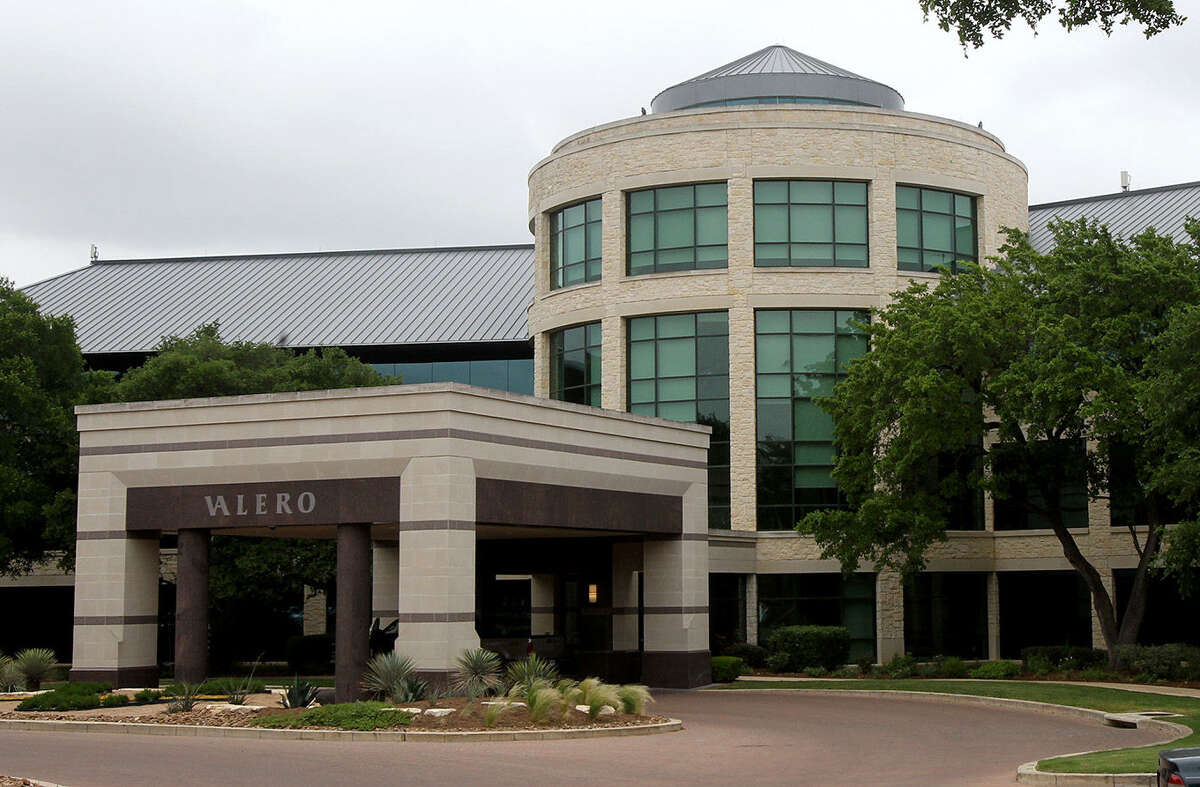 Valero's net income rises