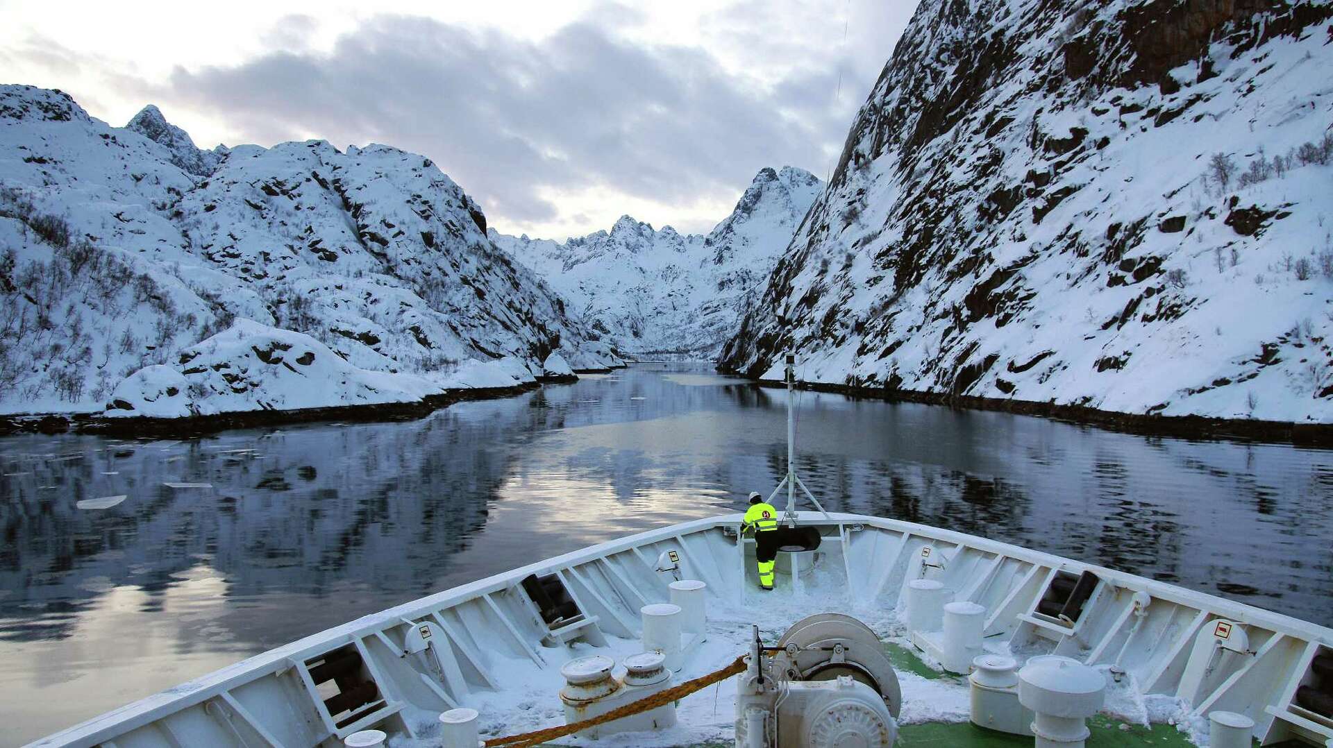 Chasing the Northern Lights at sea in Norway