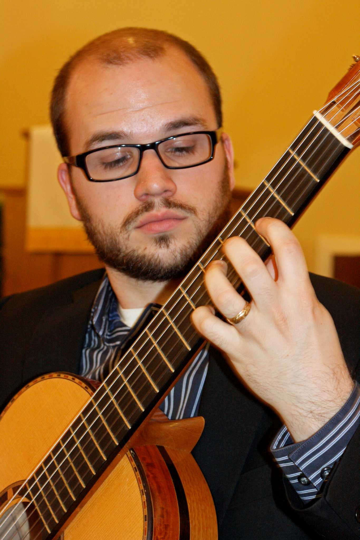 Guitarists set to perform beneath the boughs in Stamford