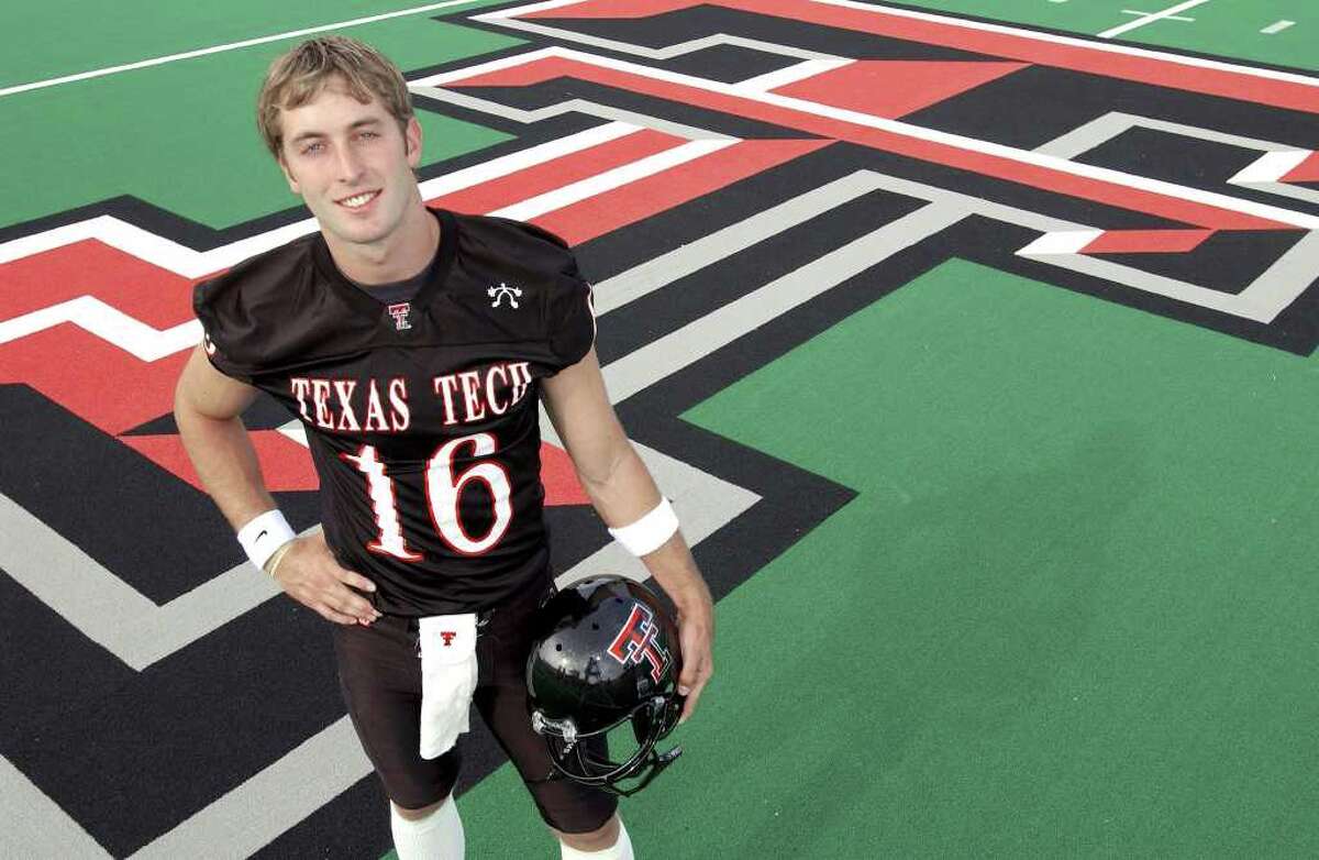 Texas Tech coach's sexy ab pic sparks a frenzy