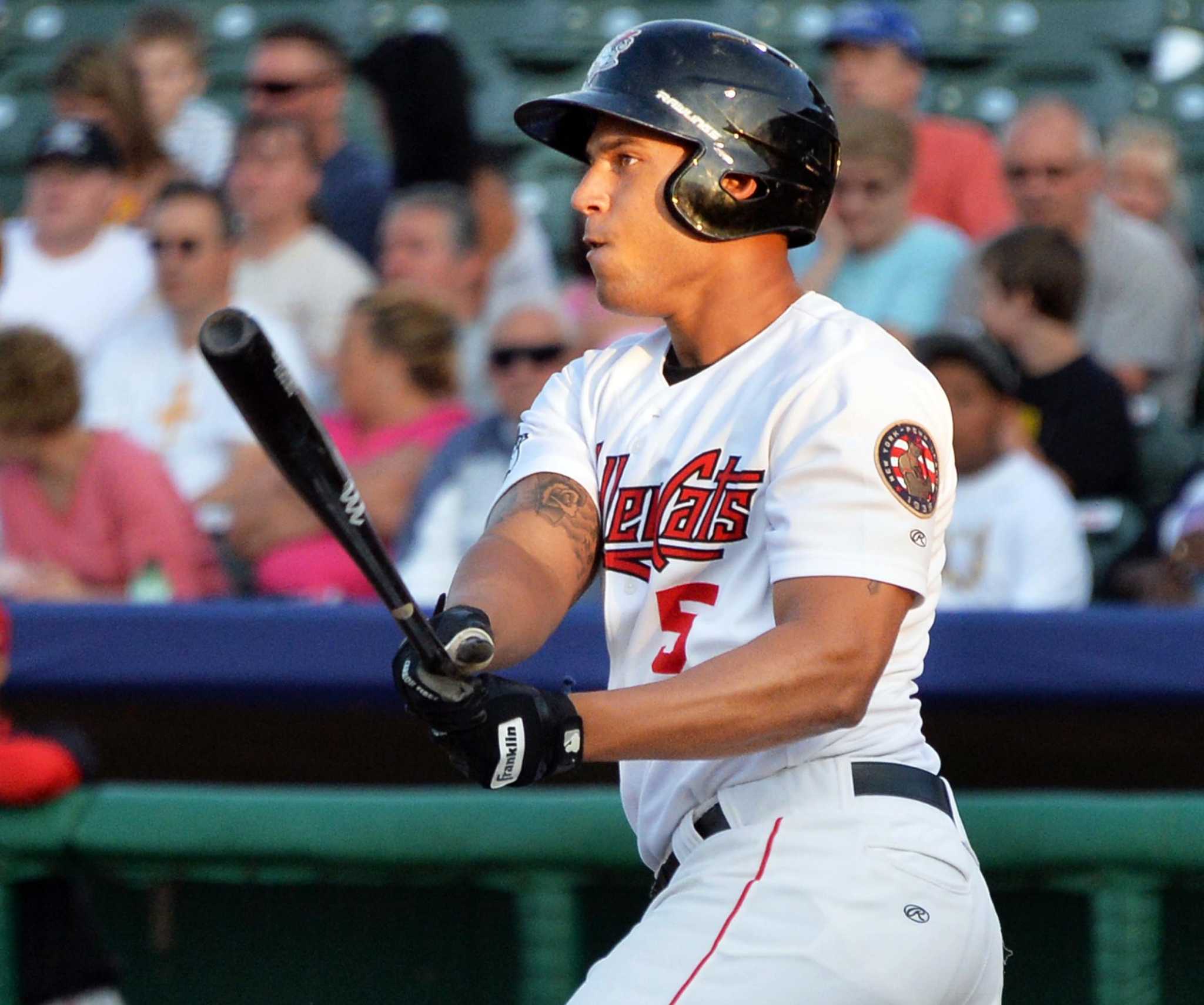 Scribner gets by with some help