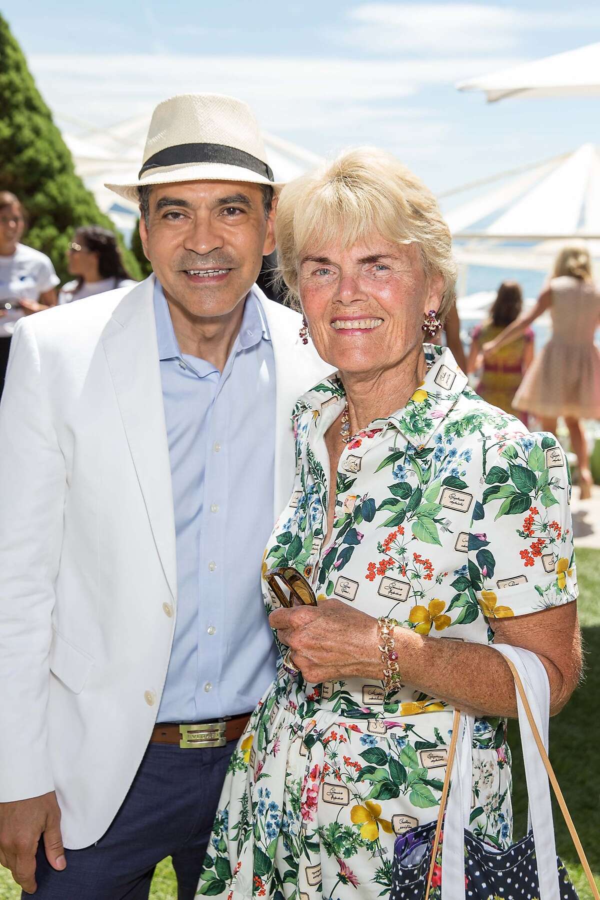 Fashion benefit to save Lake Tahoe goes swimmingly