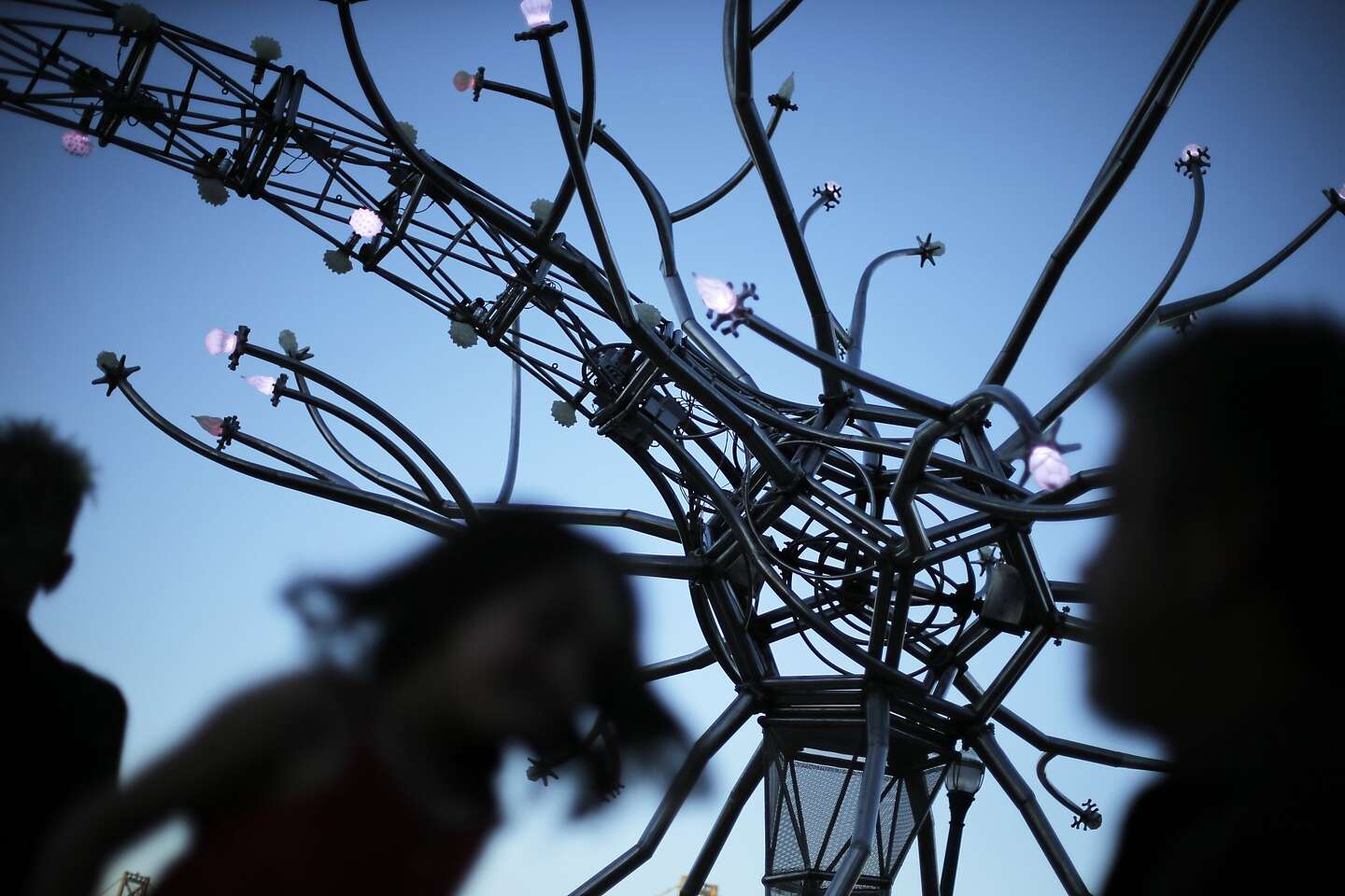 Public helps Flaming Lotus Girls' sculptures come to life