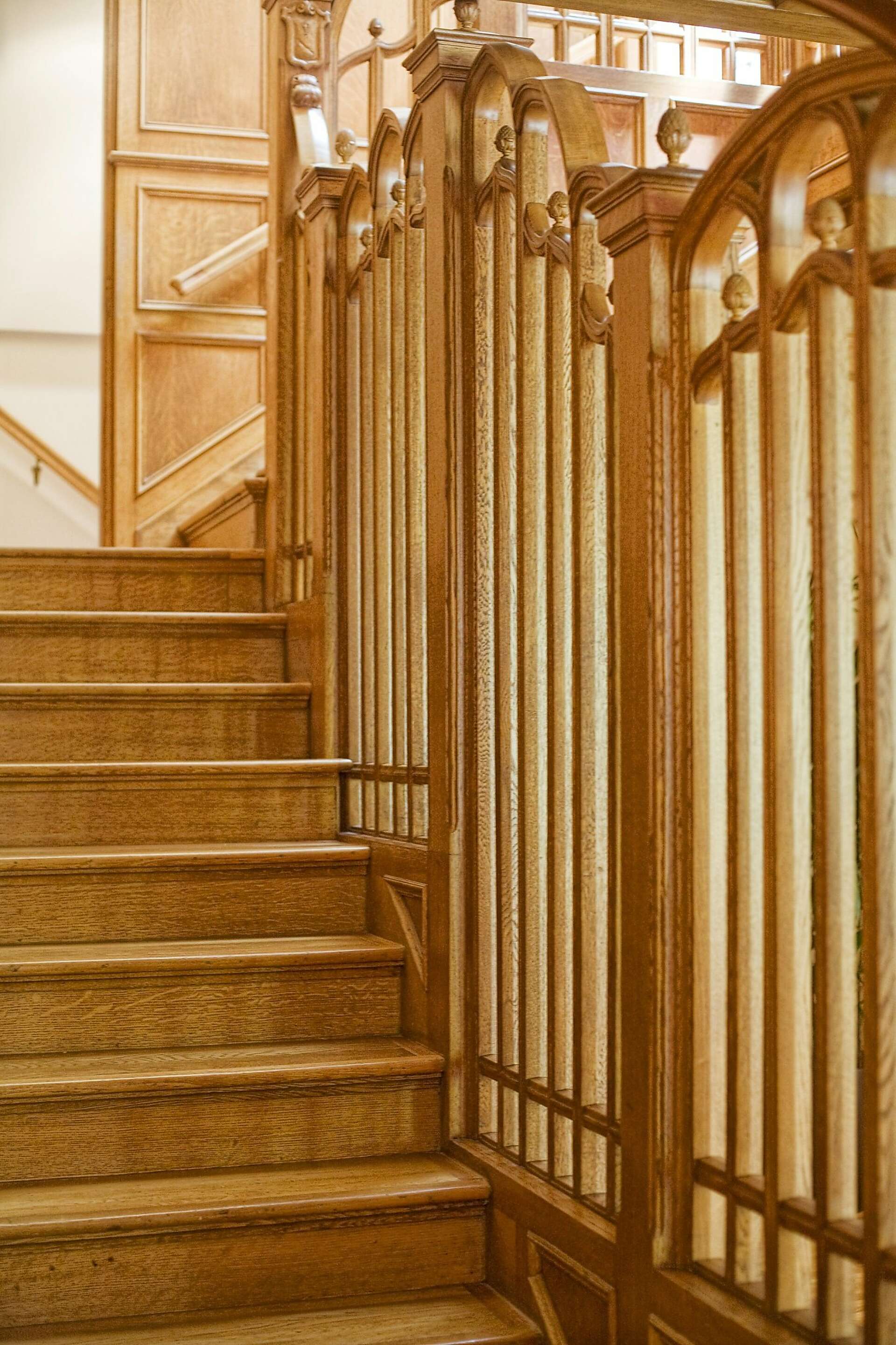 Ross estate boasts classical design in a verdant setting