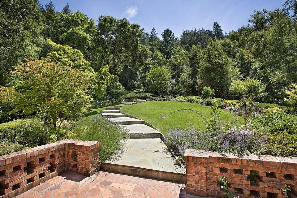 Ross estate boasts classical design in a verdant setting