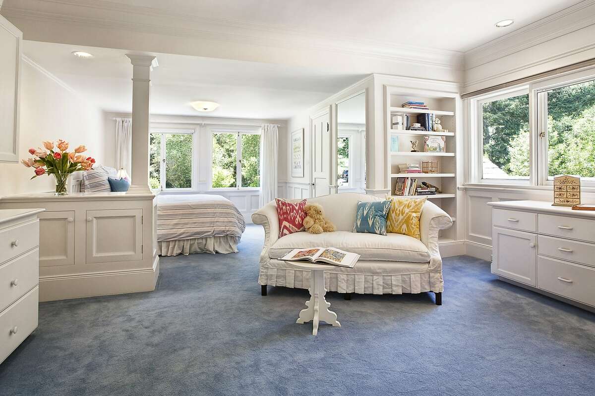 Ross estate boasts classical design in a verdant setting