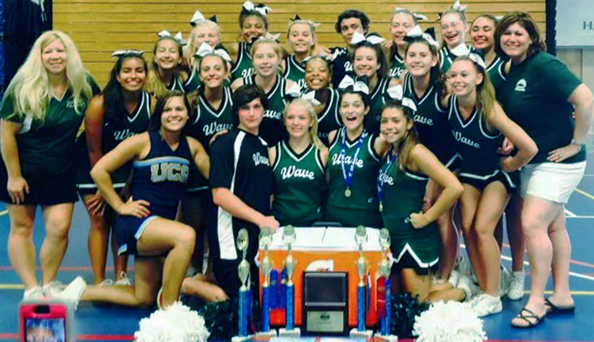 Green Wave cheerleaders strut their talents