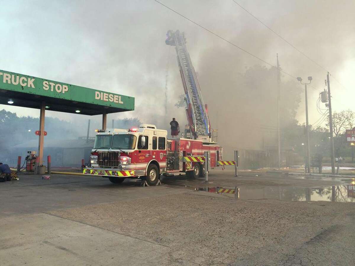 Landmark Texas barbecue restaurant destroyed in fire
