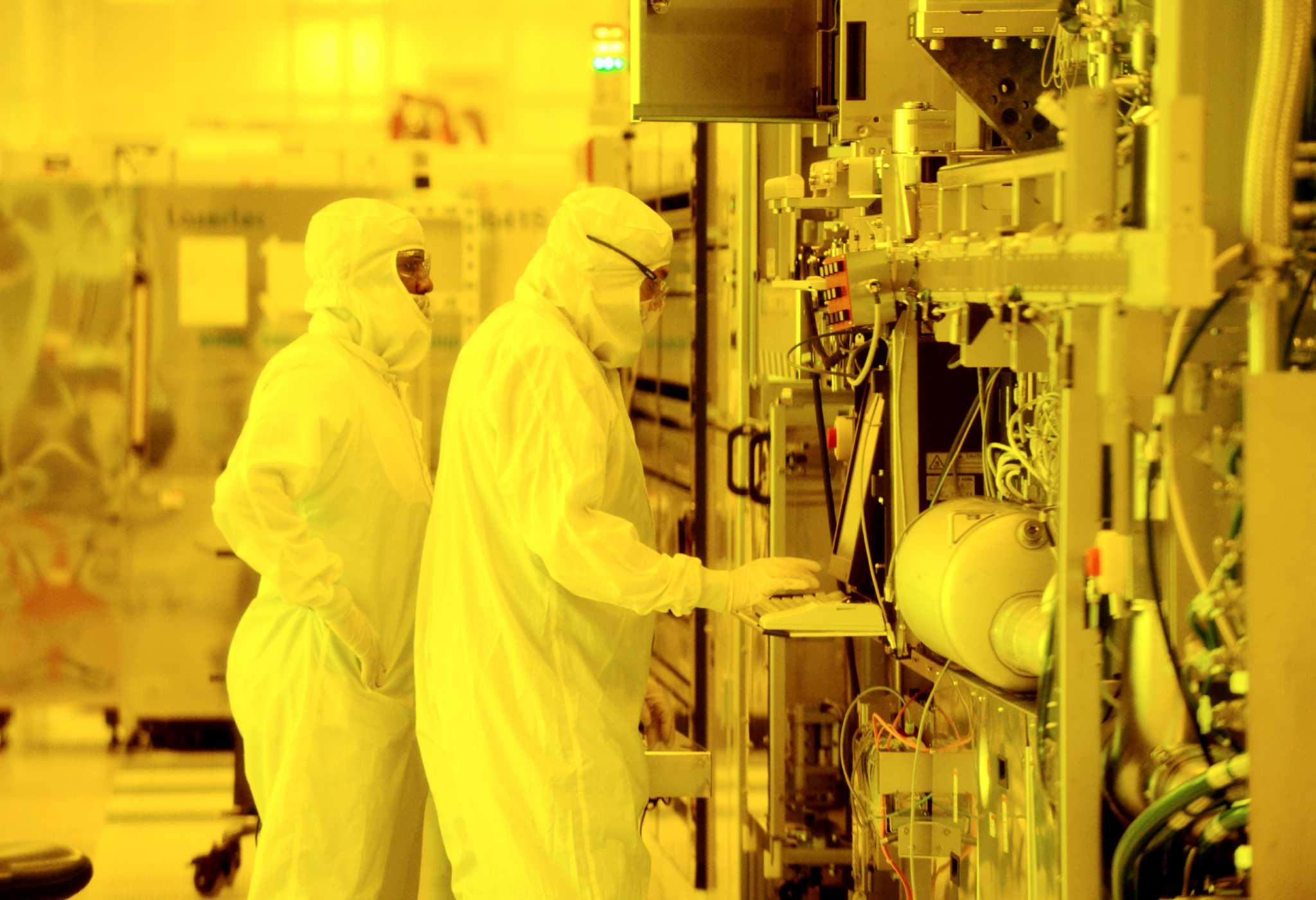 Controversy swirls around $200M chip machine in Albany