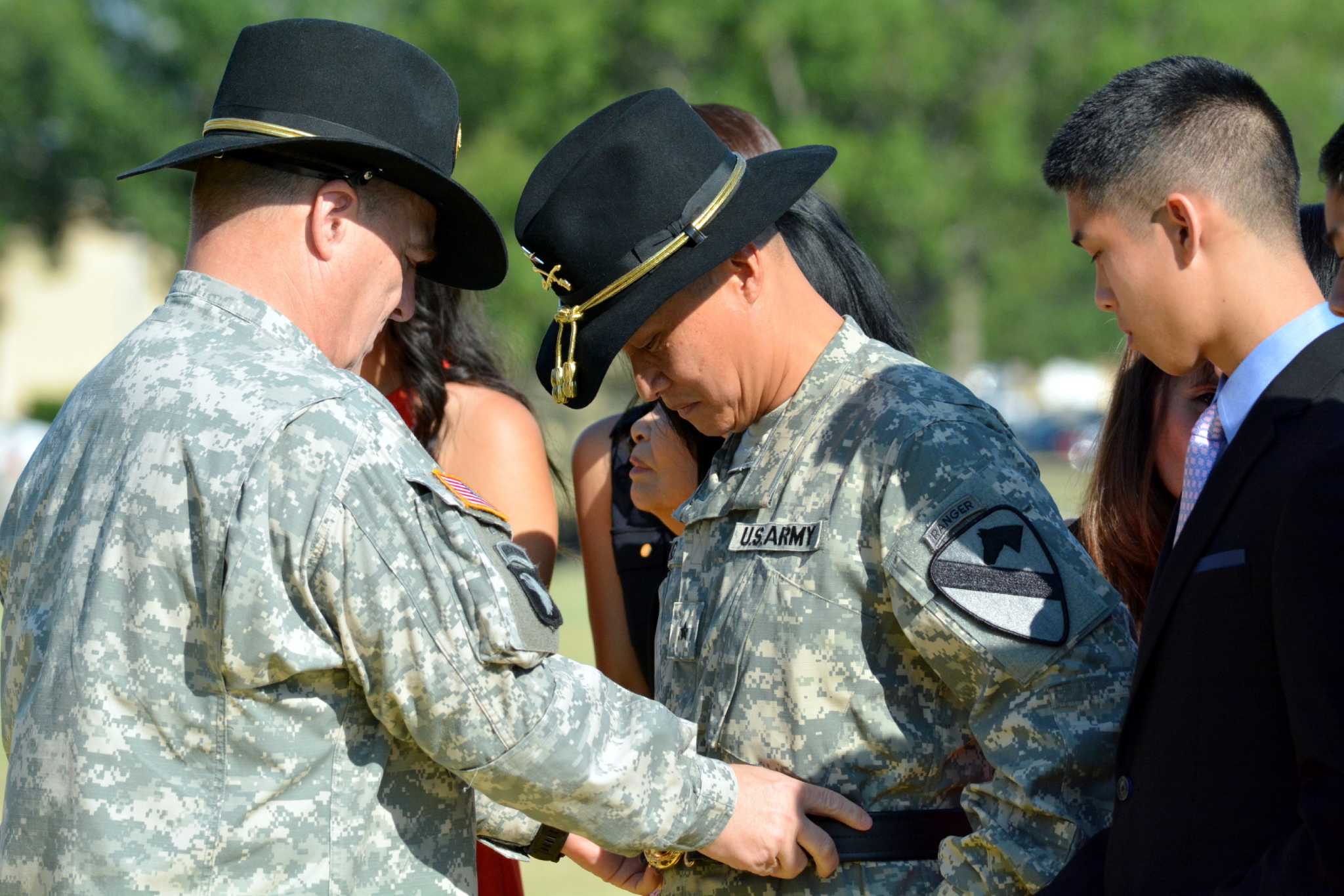 Army promotes first Vietnamese-American general