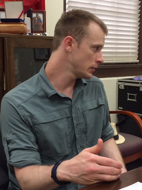 Bergdahl meets investigator at Fort Sam
