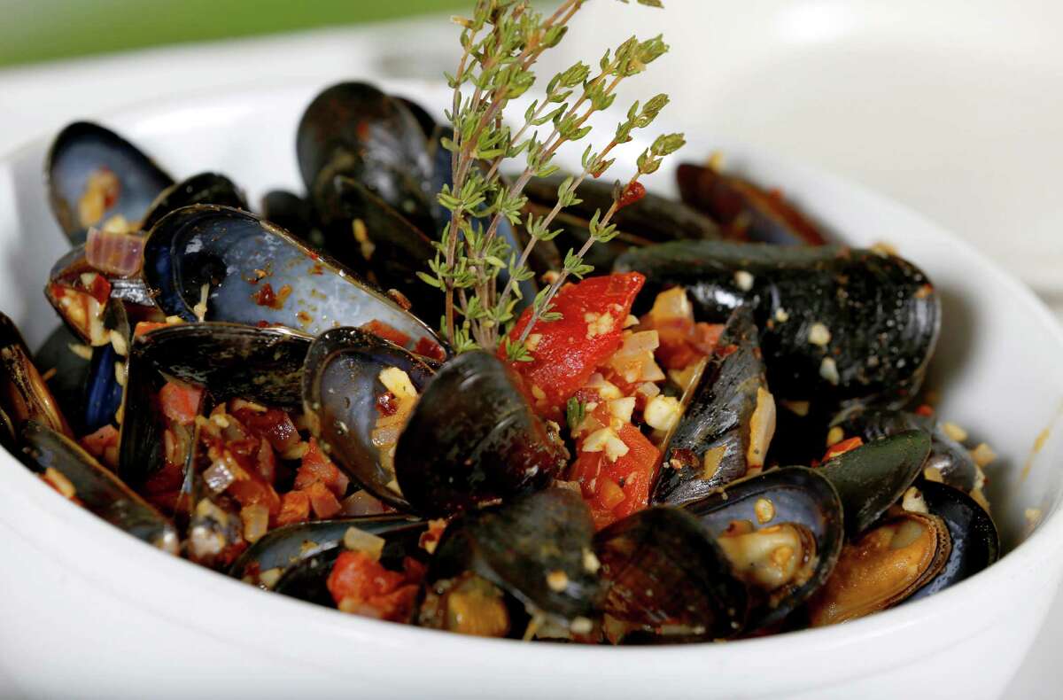 How do I eat this? A guide to difficult foods