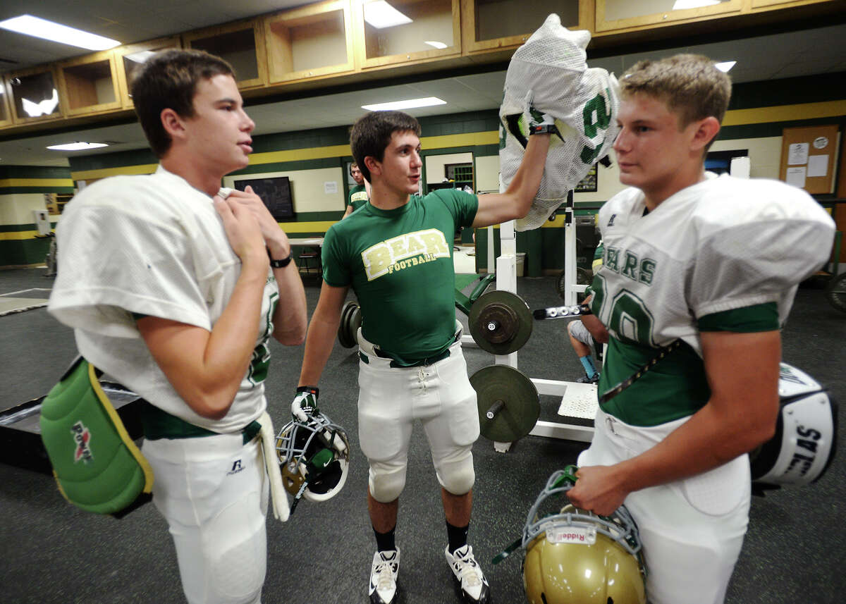 LC-M team, community indulge in pre-season hype at midnight practice
