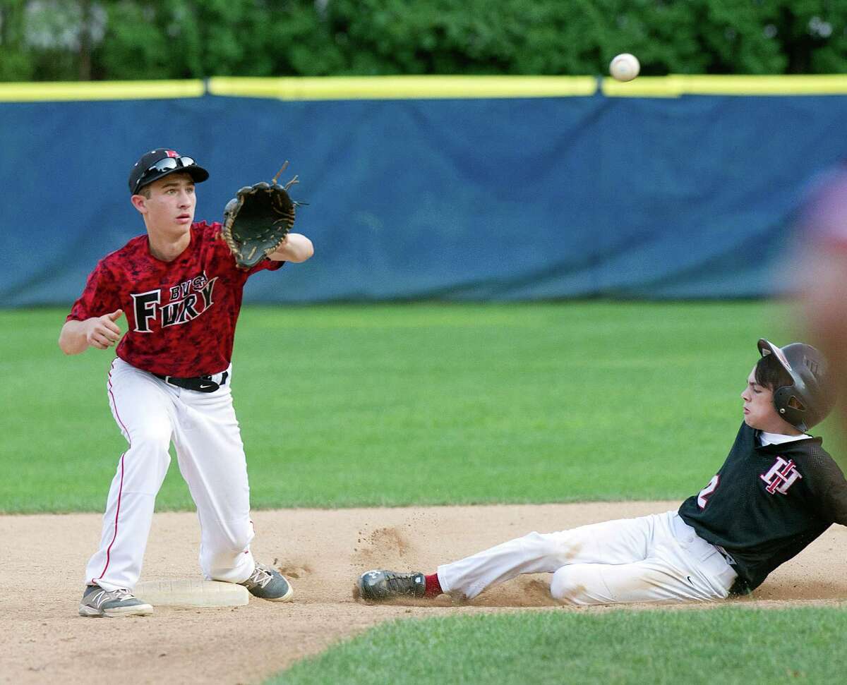 Greenwich beats Bobby V Fury in Sharkey Laureno Tournament