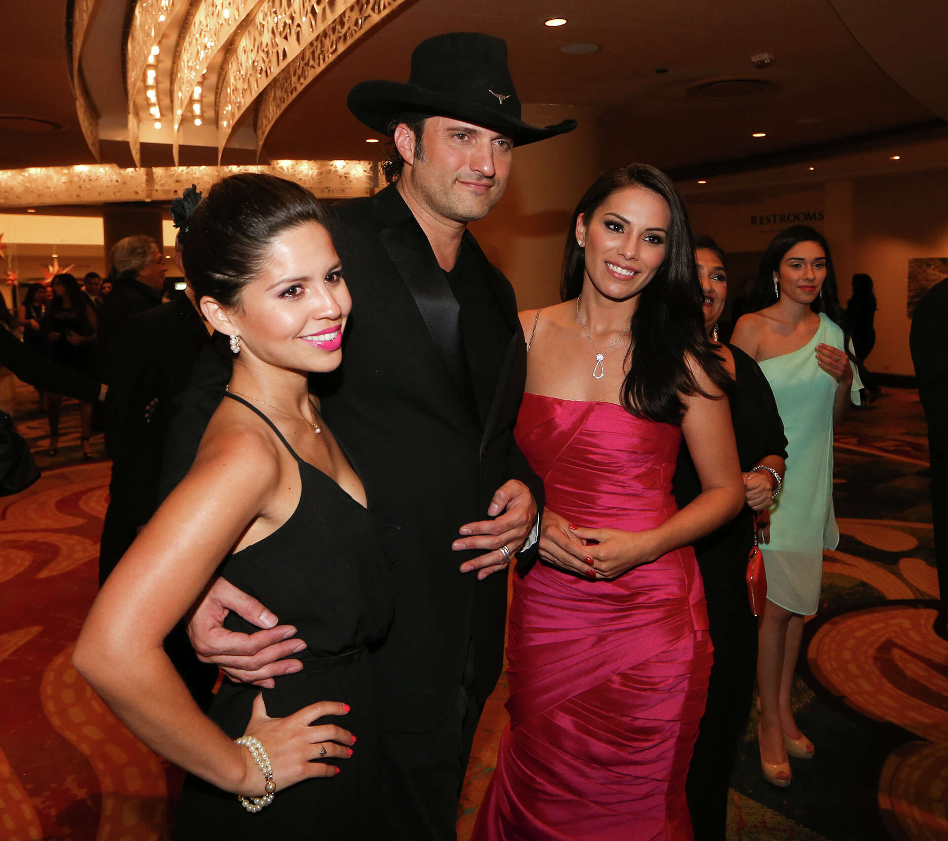 Austin vs. San Antonio: Where should you live?