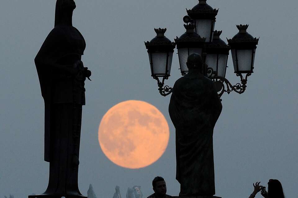 'Supermoon' strikes again