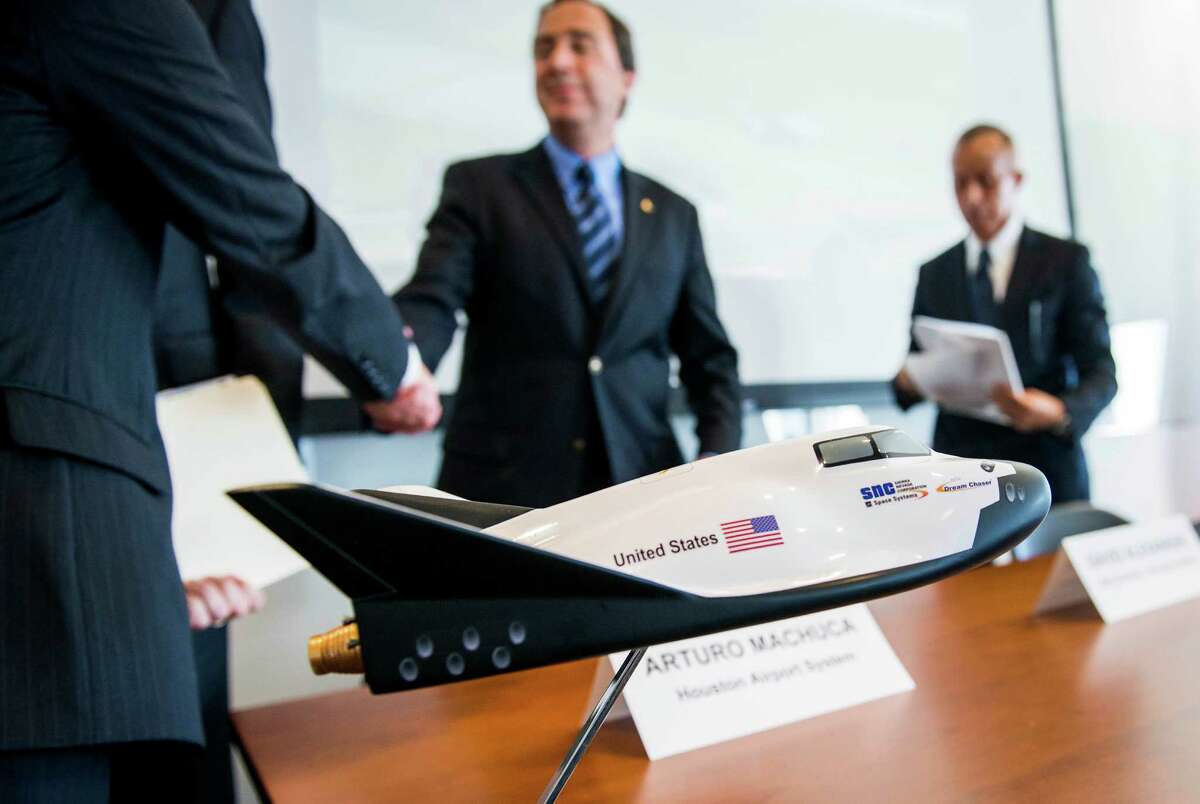 SpaceX and Boeing land NASA deal to carry astronauts into space