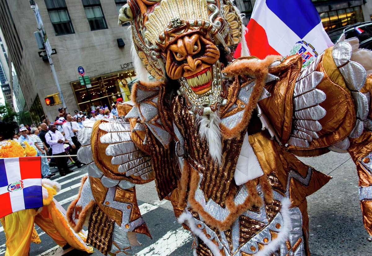 Cuomo garners support at Dominican parade