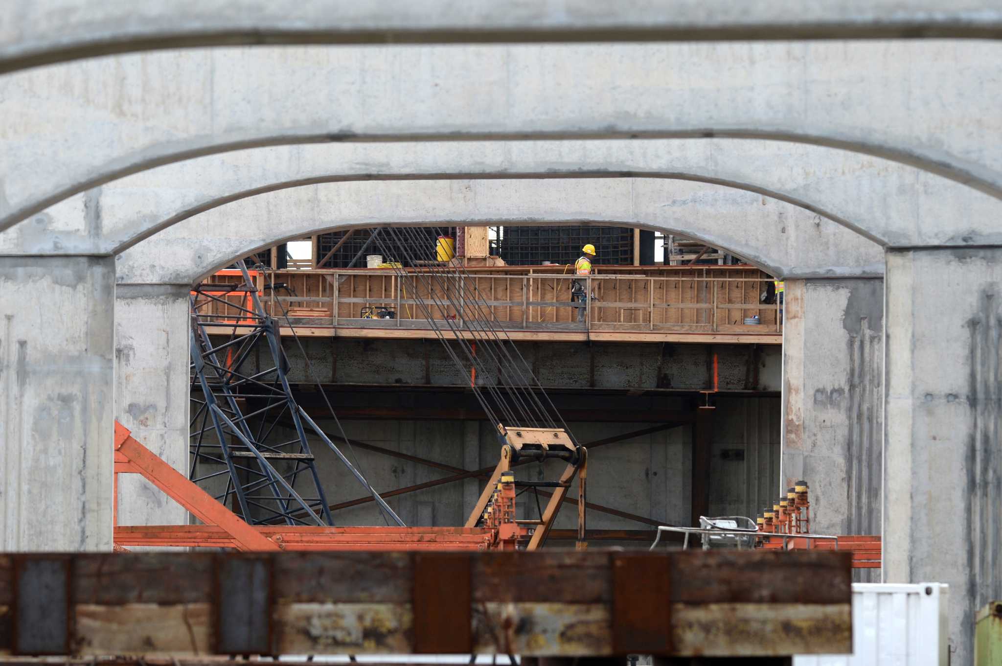 Progress made on Neches River Bridge construction