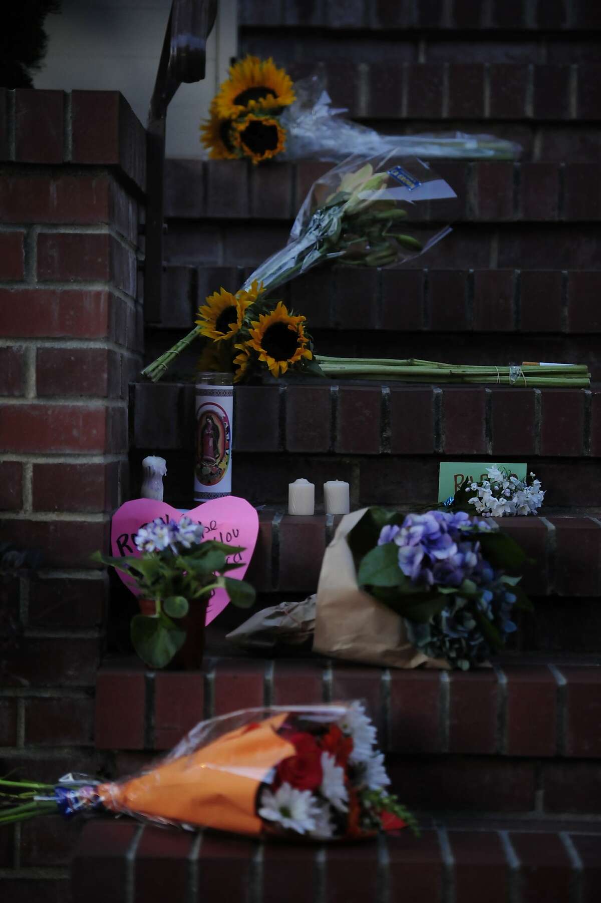 Grim details of Robin Williams' death released by investigators