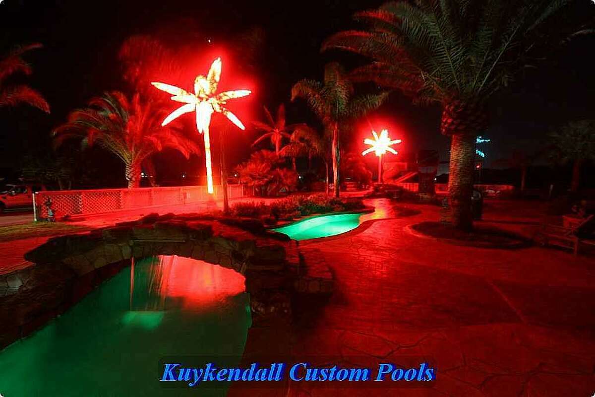 World's largest backyard swimming pool gives Texas home a tropical feel