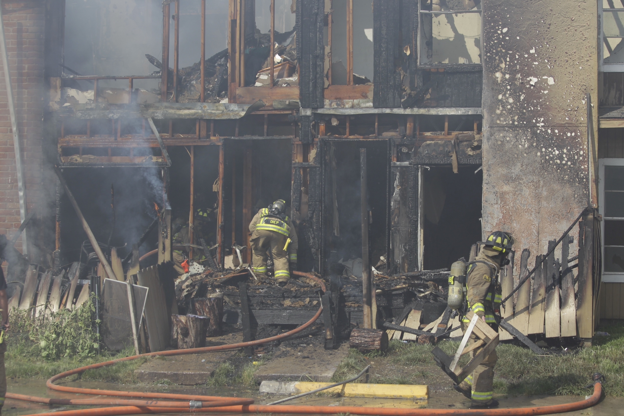 SW Houston apartment fire out, but extensive damage left