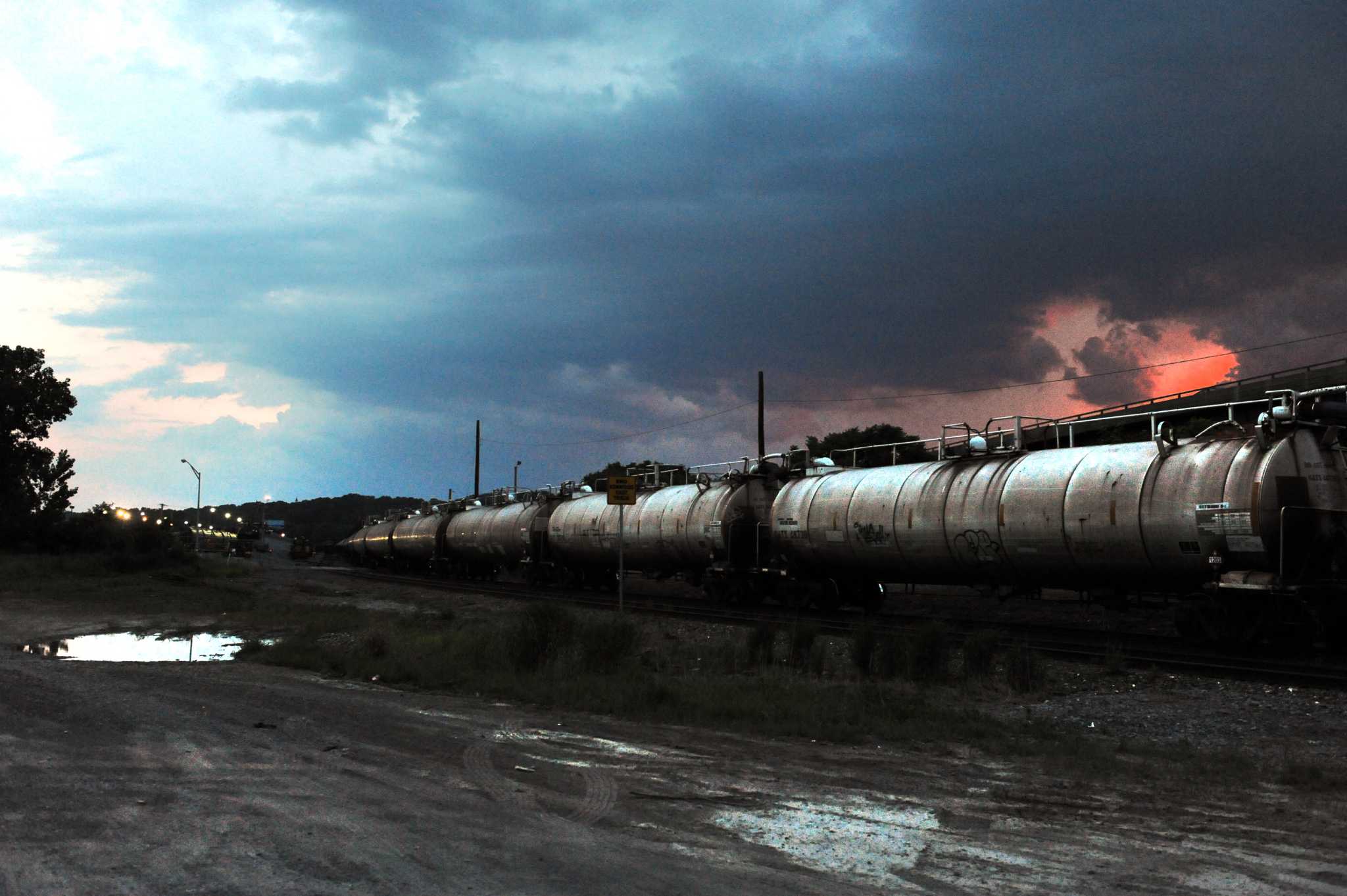 Mayor: DEC off on oil